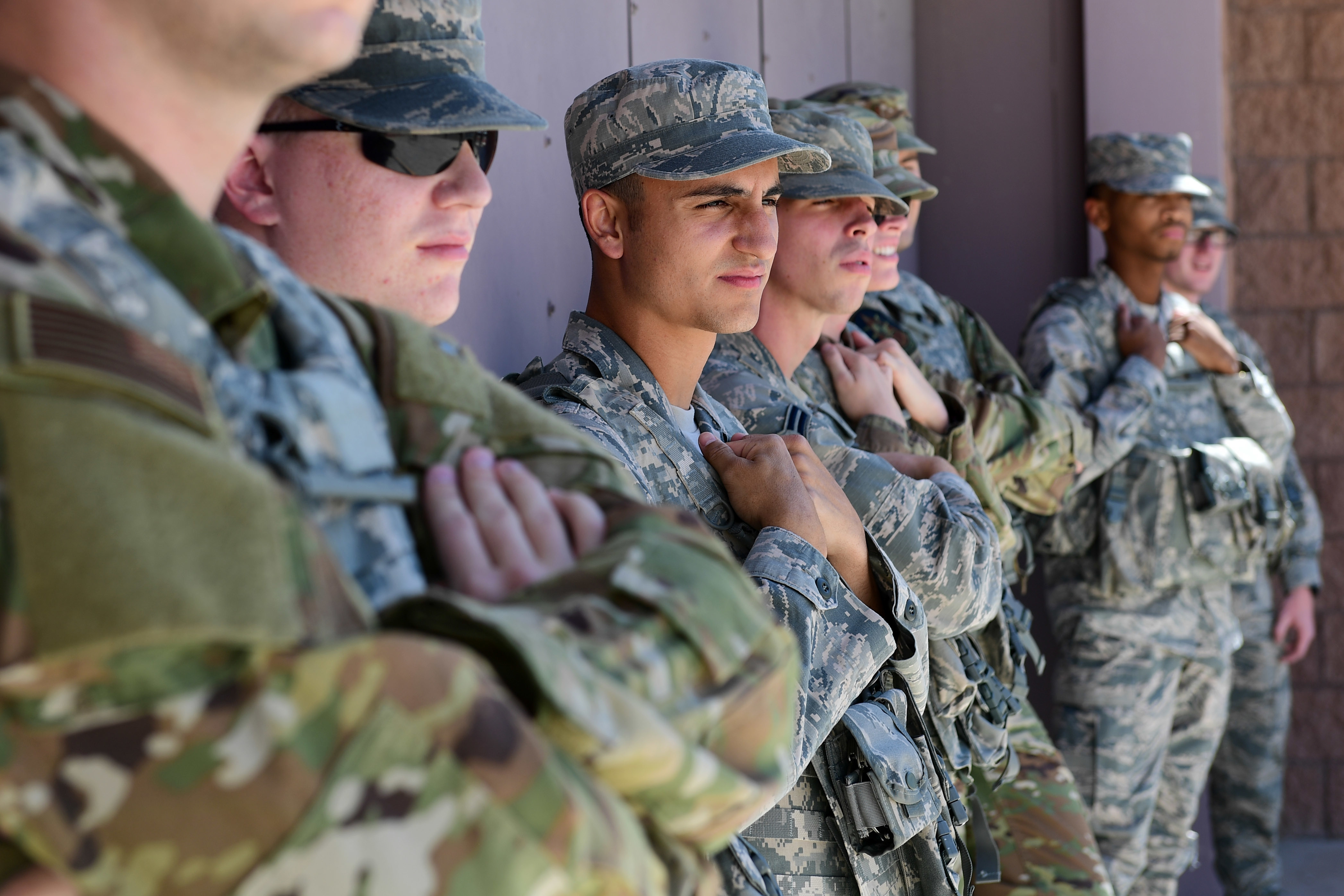 432nd SFS augmentees take Defender challenge > 152nd Airlift Wing > Display