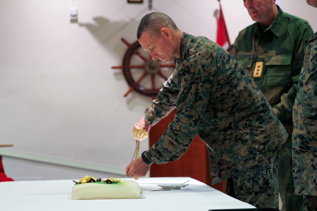 2nd MEB, ESG 2 celebrate 244th Marine Corps Birthday in Norway's High North