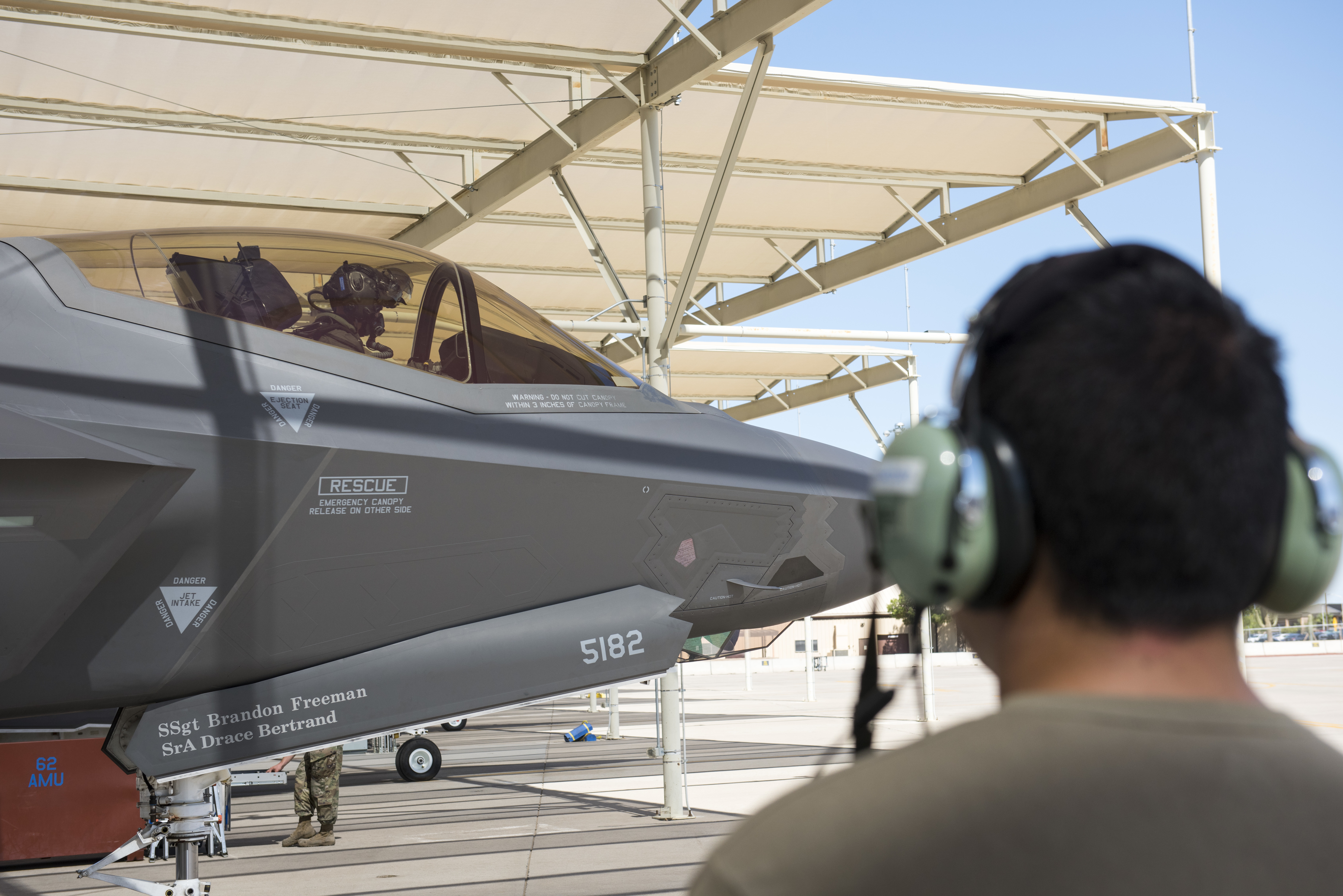 Student pilots’ first time soaring in F-35 through allied F-35 B-course ...