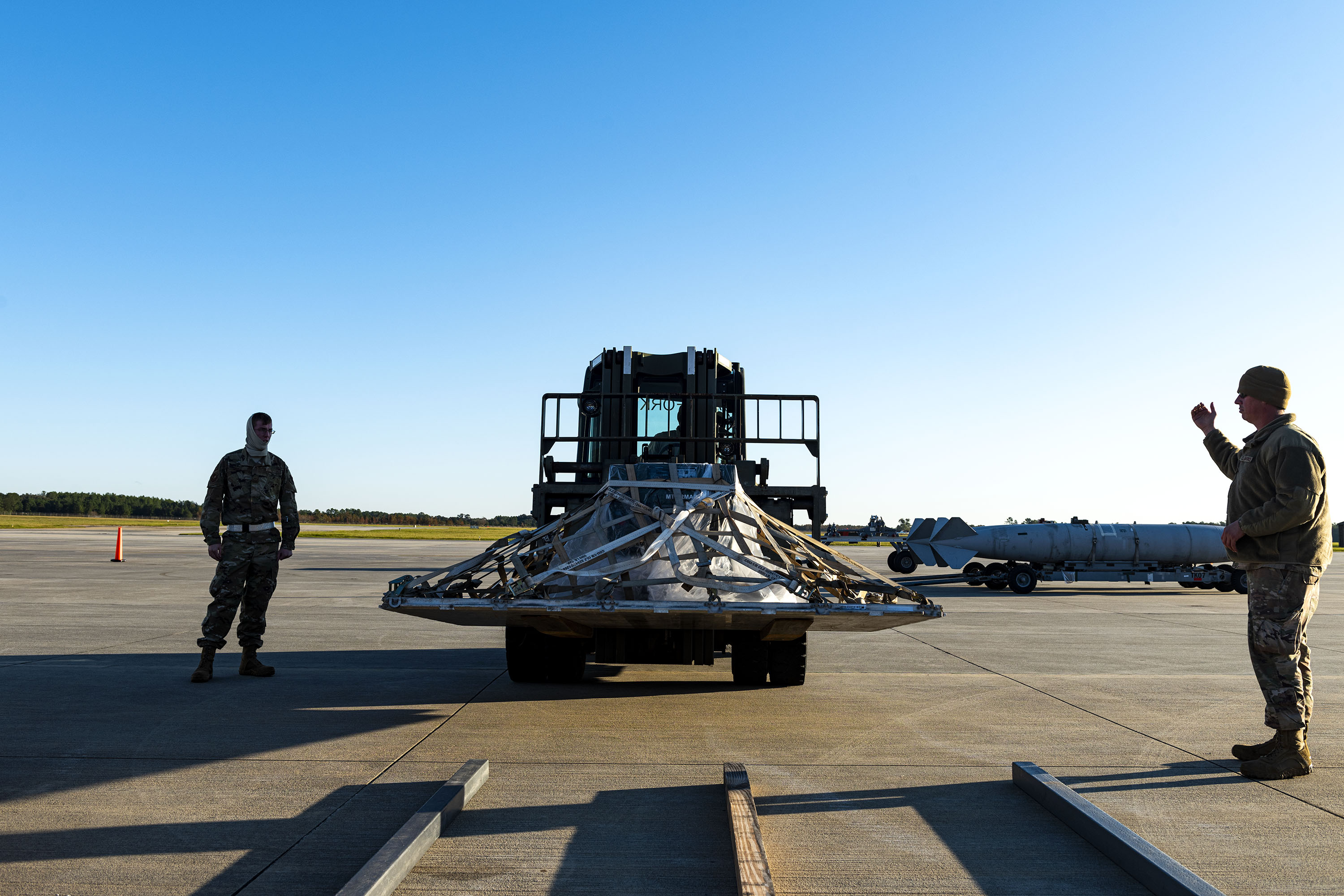 23d LRS prepare cargo during FT 20-01 > Moody Air Force Base > Article ...