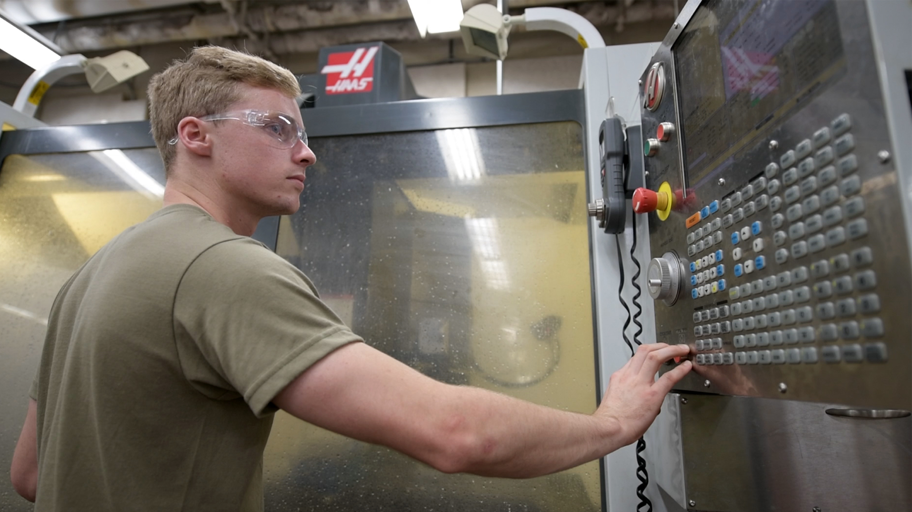 437th Maintenance Squadron, Fabrication Flight > Defense Logistics ...