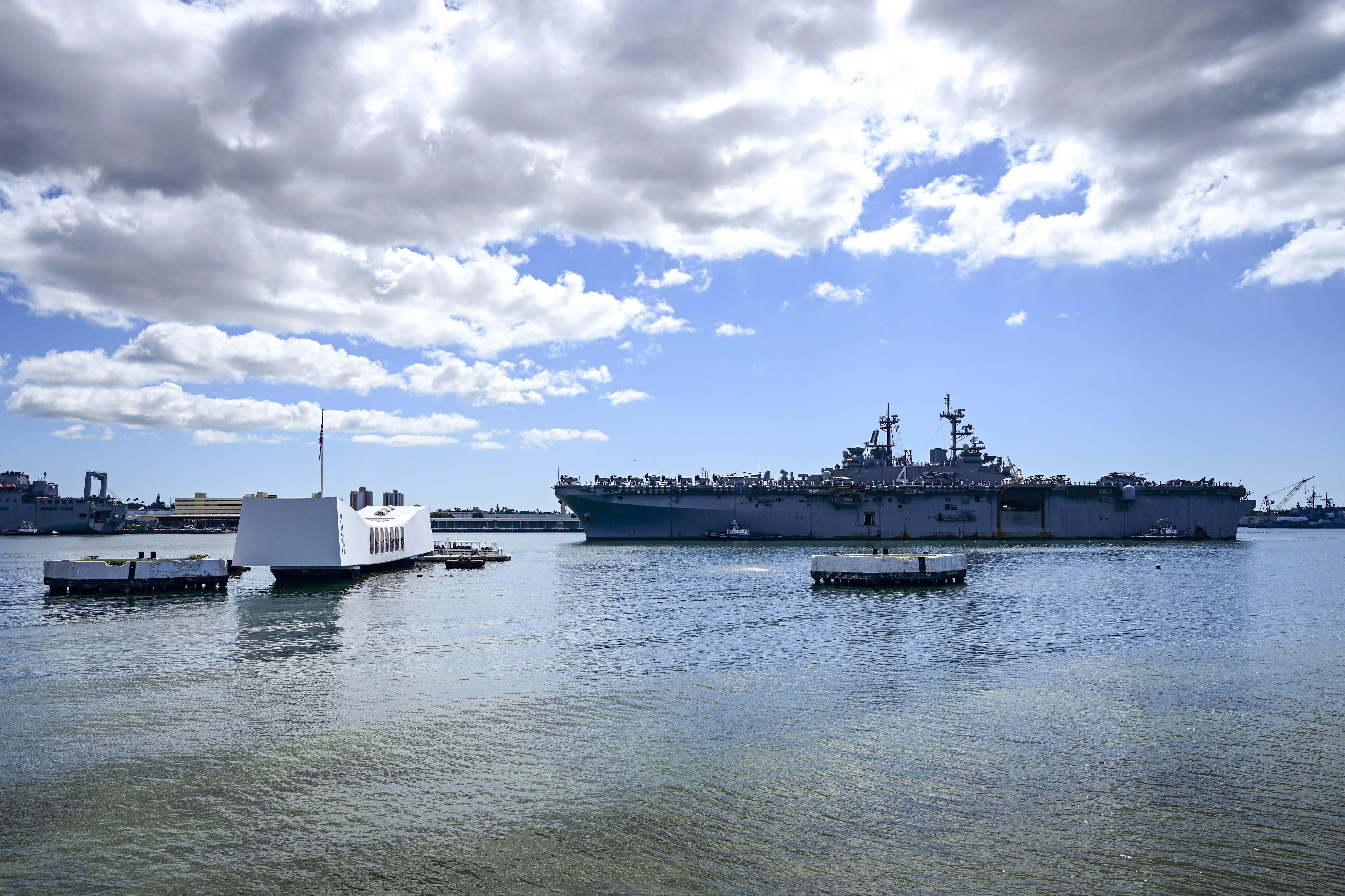 The amphibious assault ship USS Boxer arrives at Joint Base Pearl ...