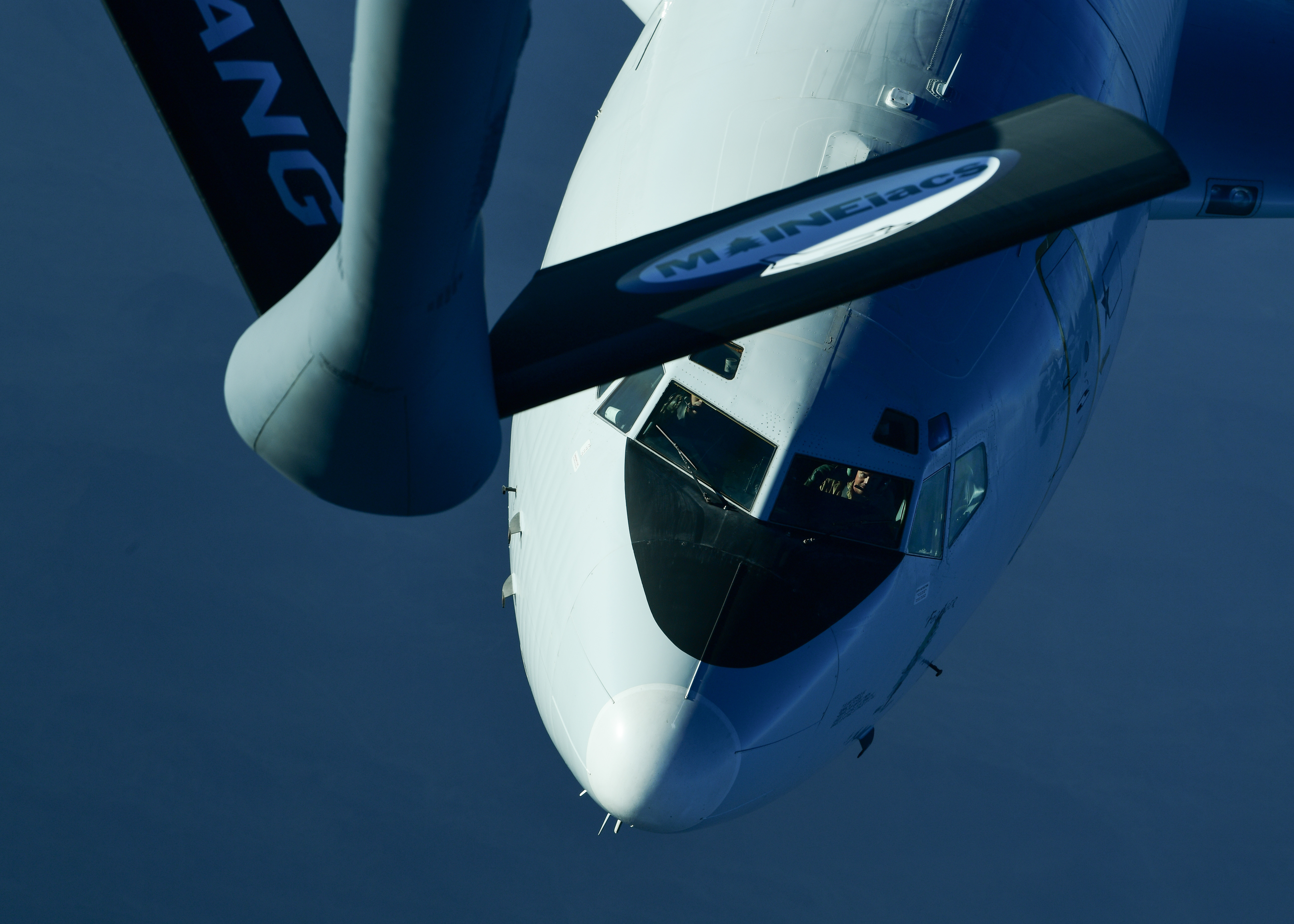 28th EARS refuels E-8 JSTARS