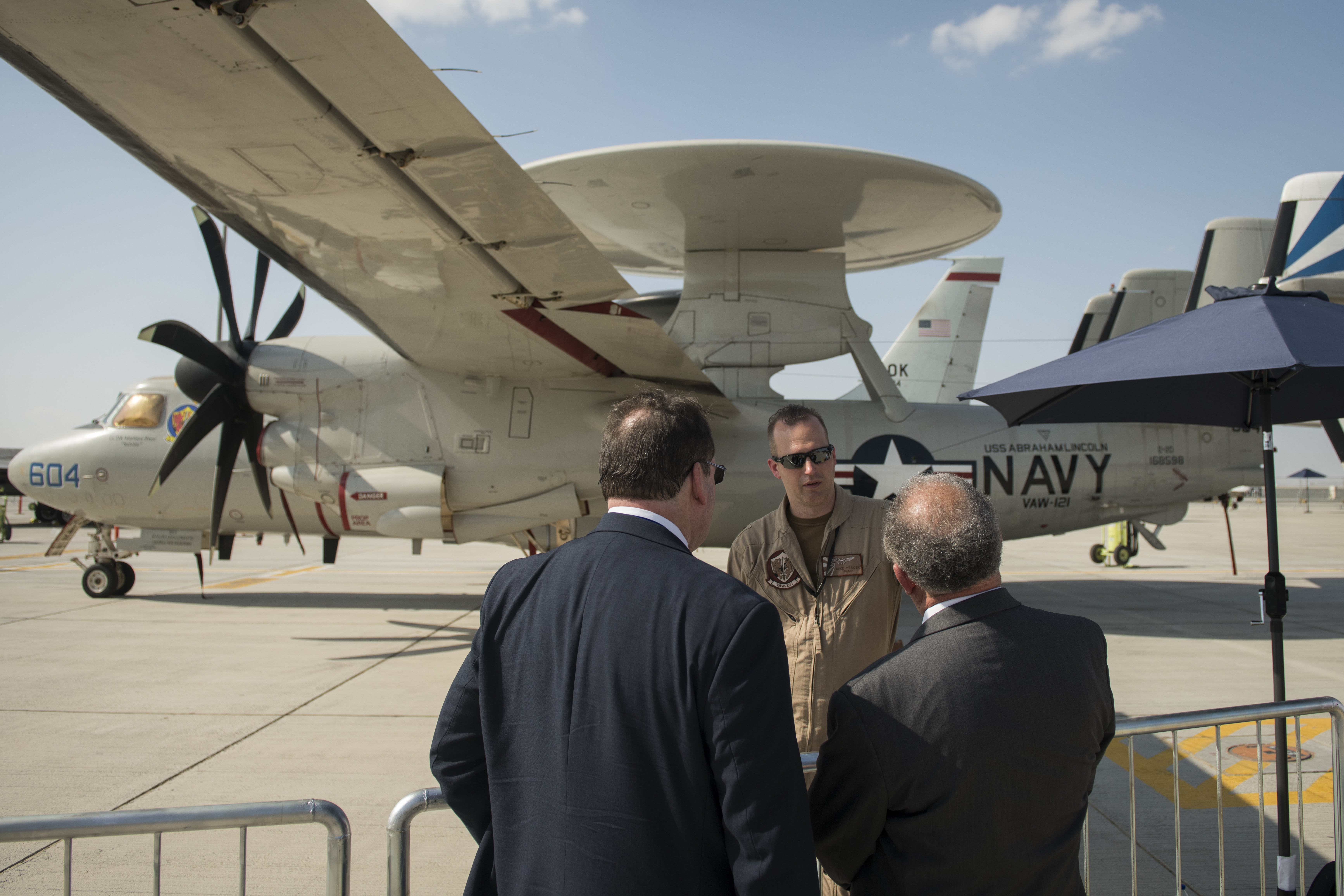 U.S. Navy showcases aircraft capabilities during 2019 Dubai Airshow > U ...