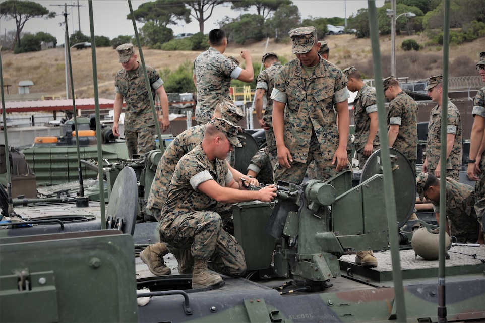 Fine-tuning the Corps’ ACV in preparation for IOT&E > United States ...