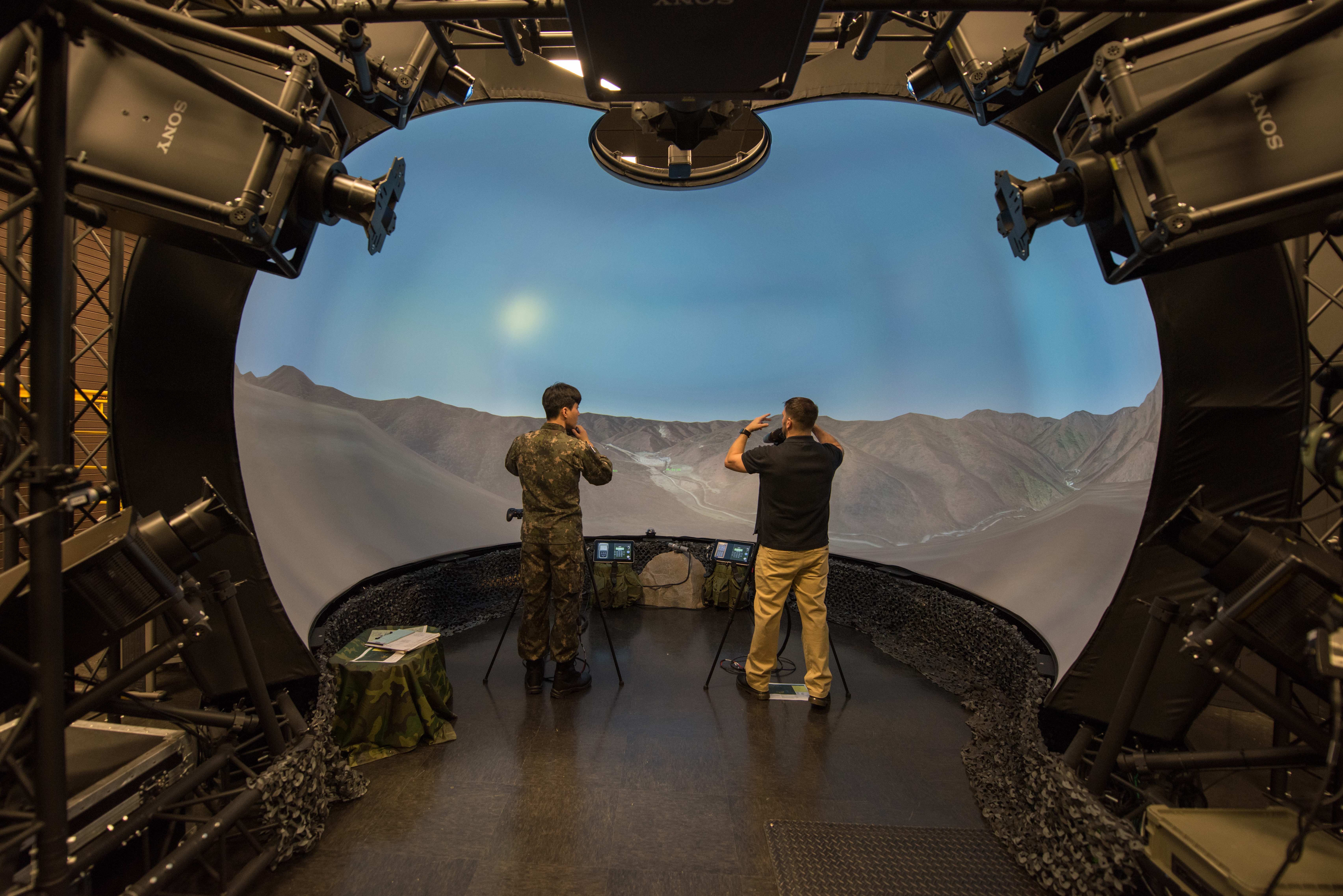 607 ASOG, ROKAF conduct JTAC simulator training