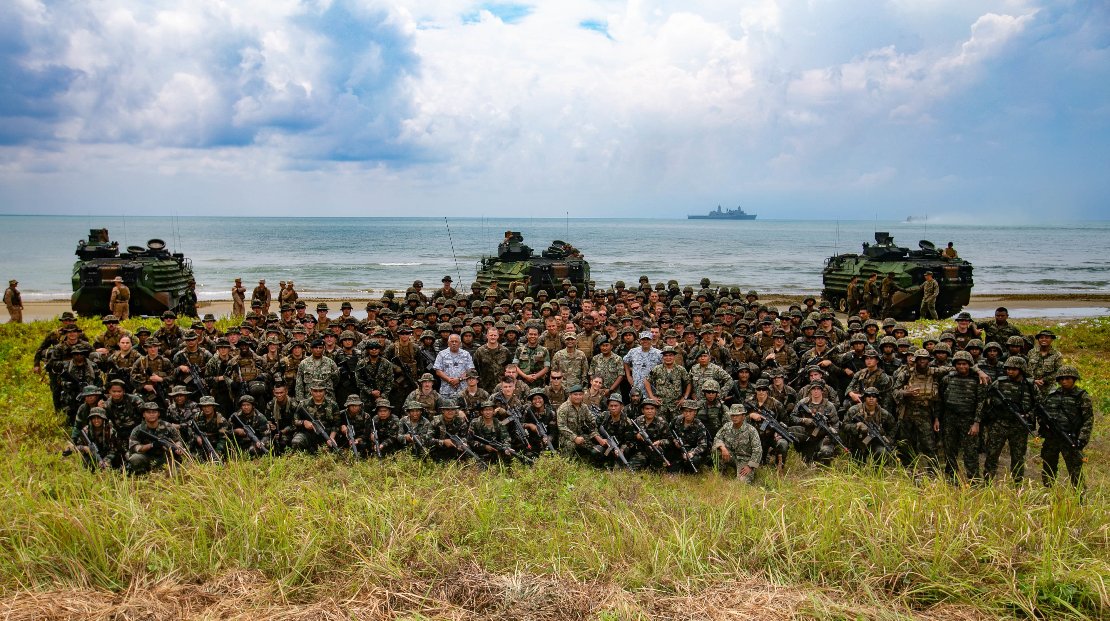 U.S. Marines, Sailors and members of the MAF participate in exercise ...