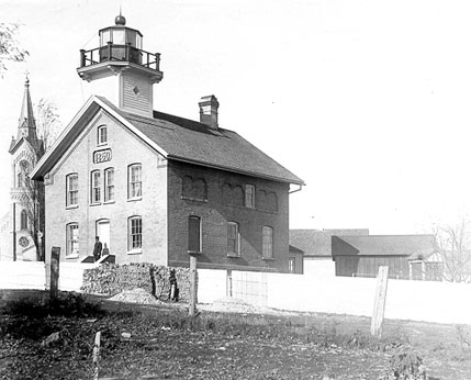 Port Washington Lighthouse > United States Coast Guard > Article Listings