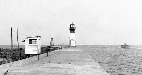 Presque Isle North Pierhead Lighthouse