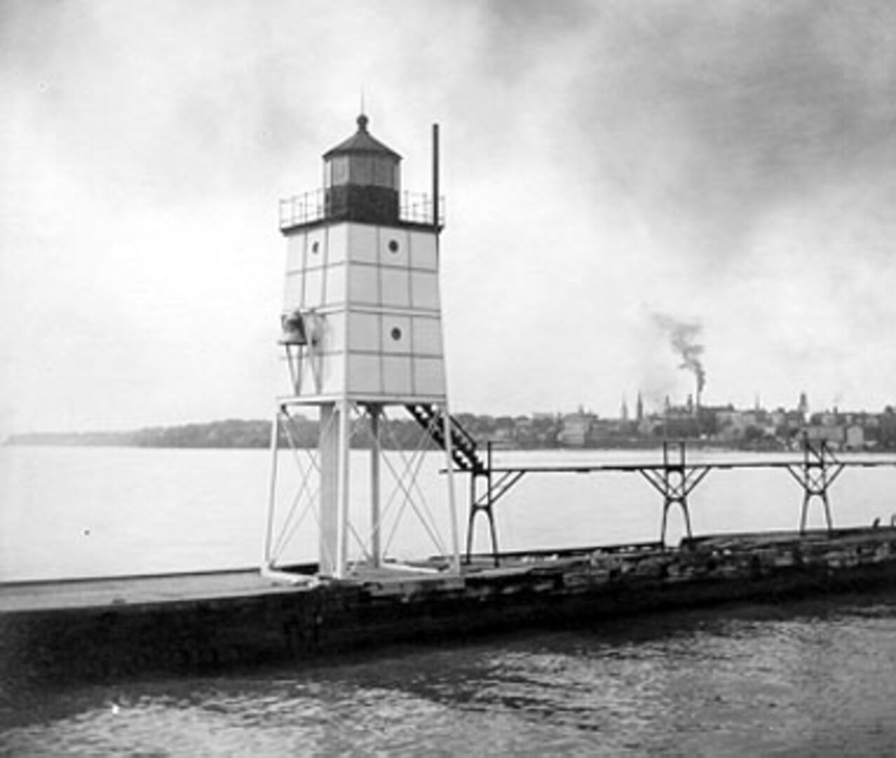 Racine Pierhead Lighthouse > United States Coast Guard > All