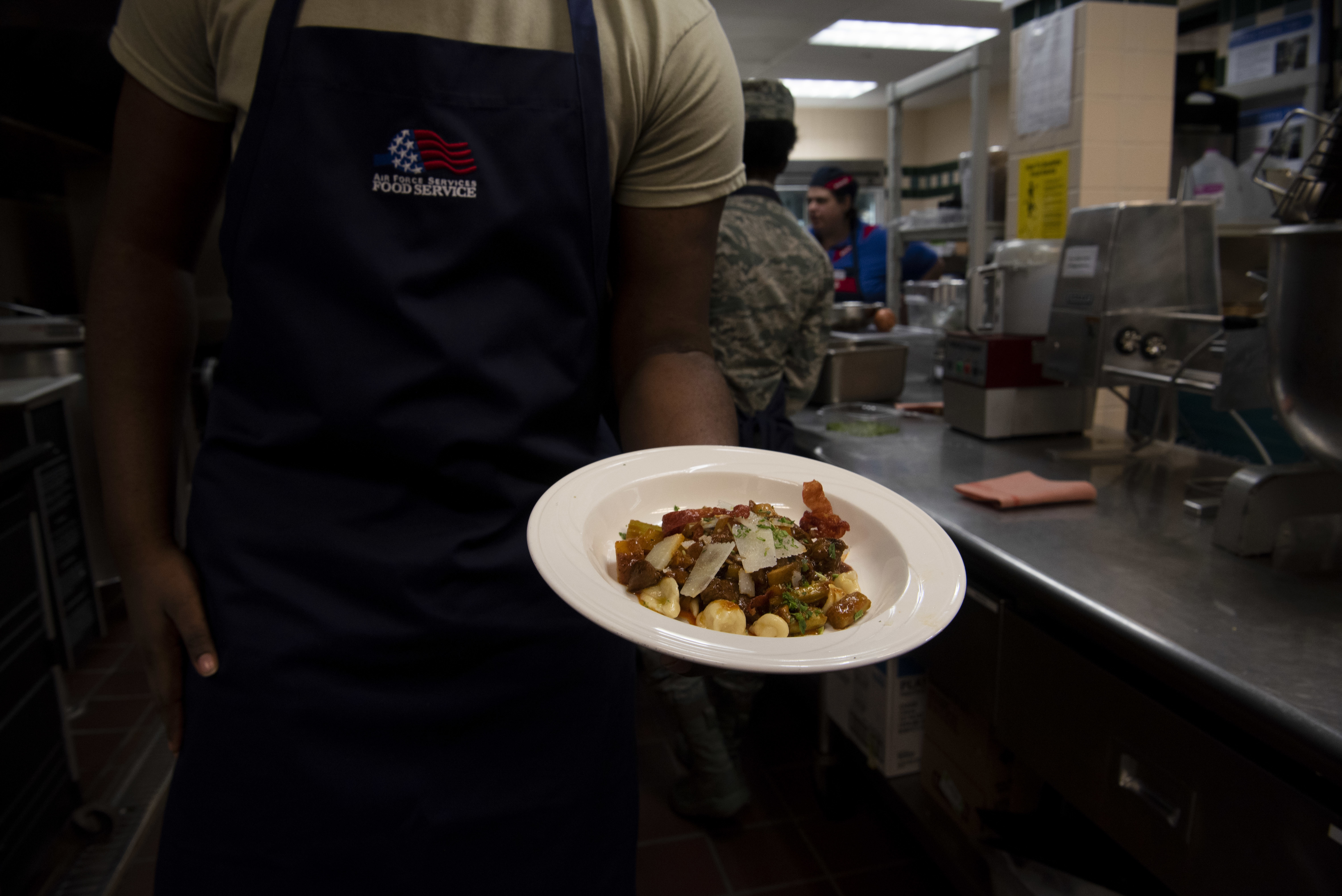 Top Chef discovered at DFAC > 20th Air Force > Article Display