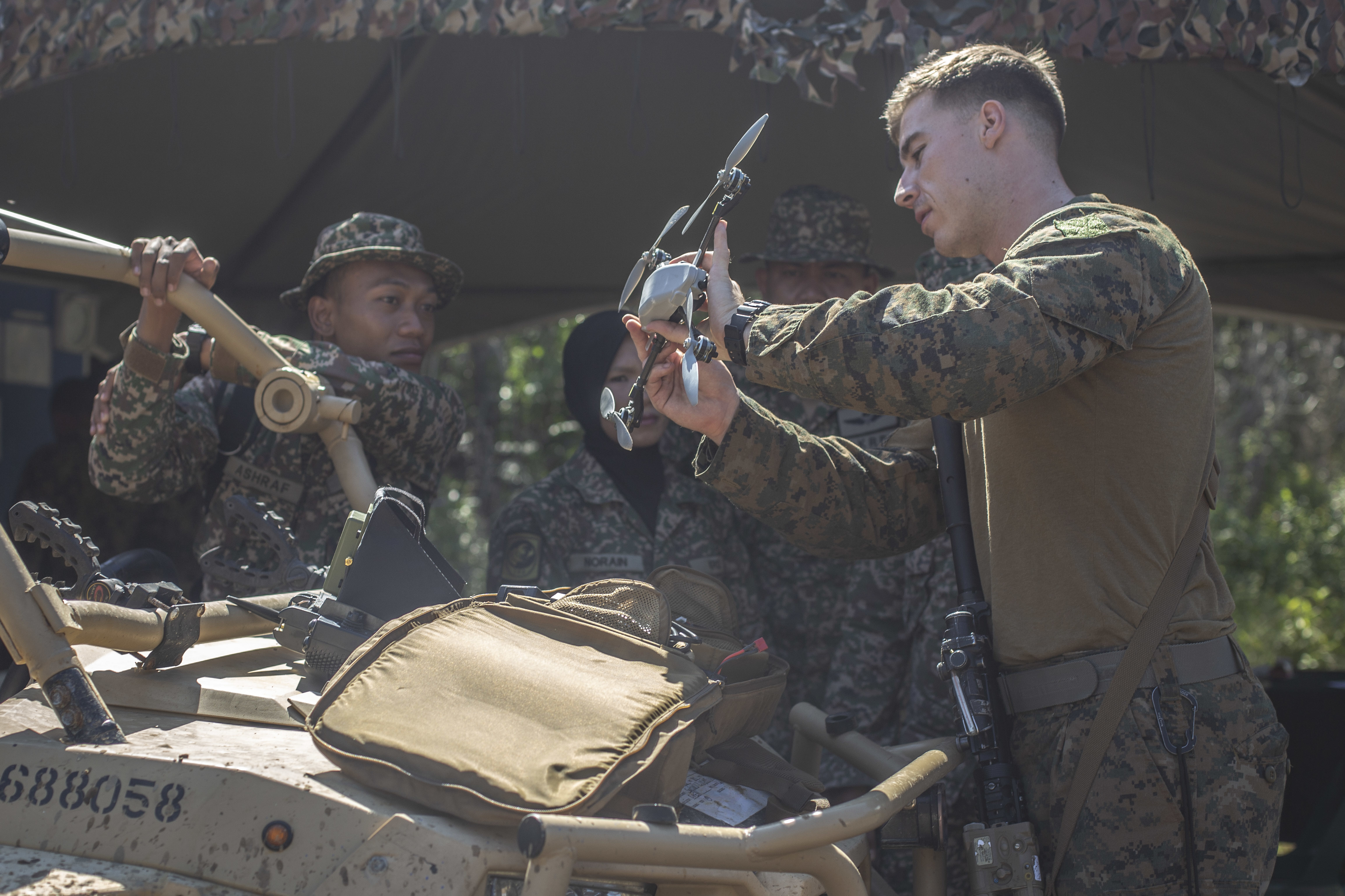 Boxer ARG, 11th MEU Build Partnerships in Western Pacific > U.S. Marine ...