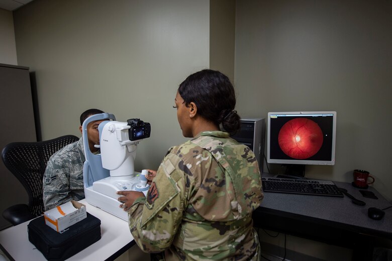 Optometry maintains Airmen's vision readiness > Moody Air Force Base ...