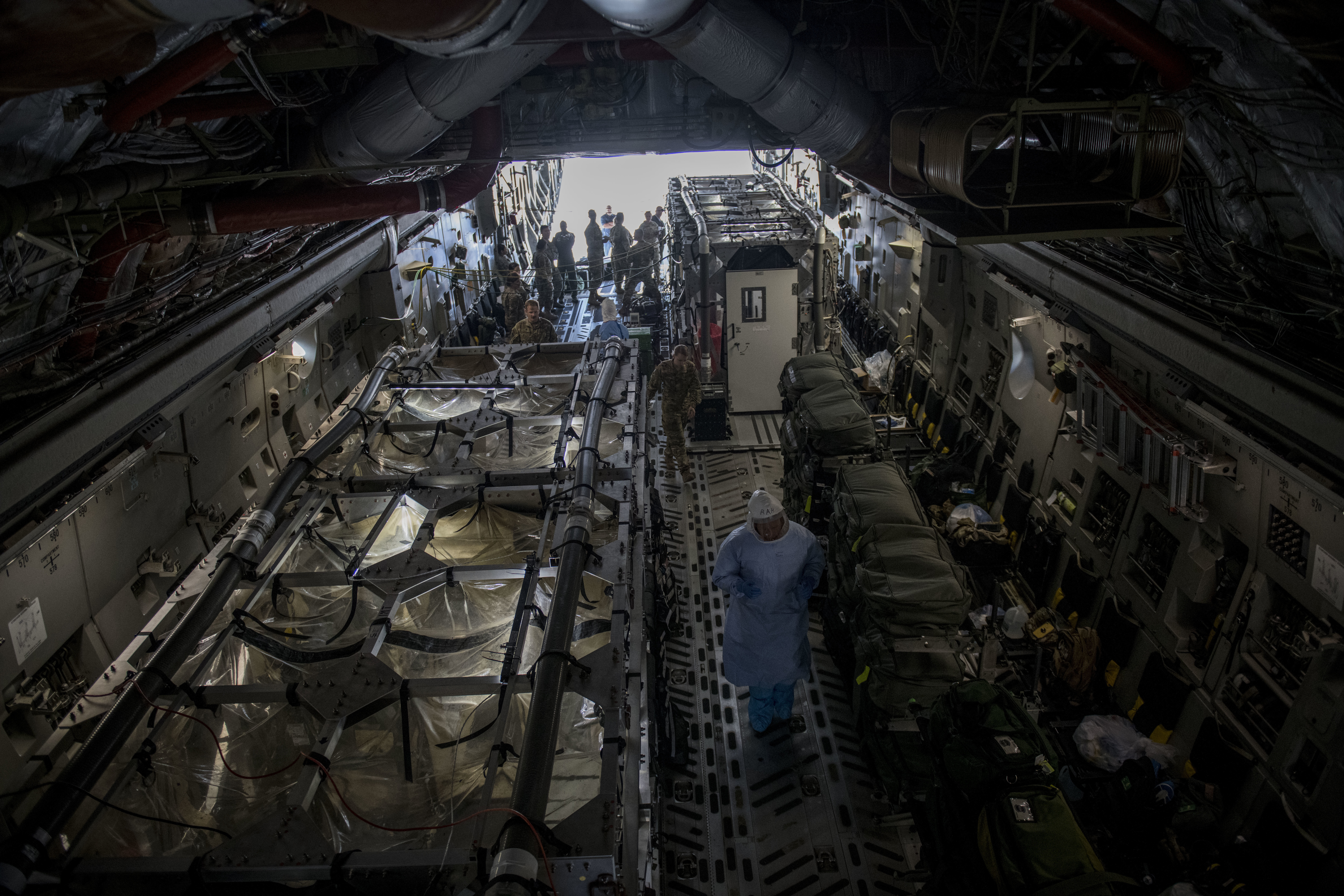 Bring Them Home: USAFSAM trains teams to treat, transport COVID-19 ...
