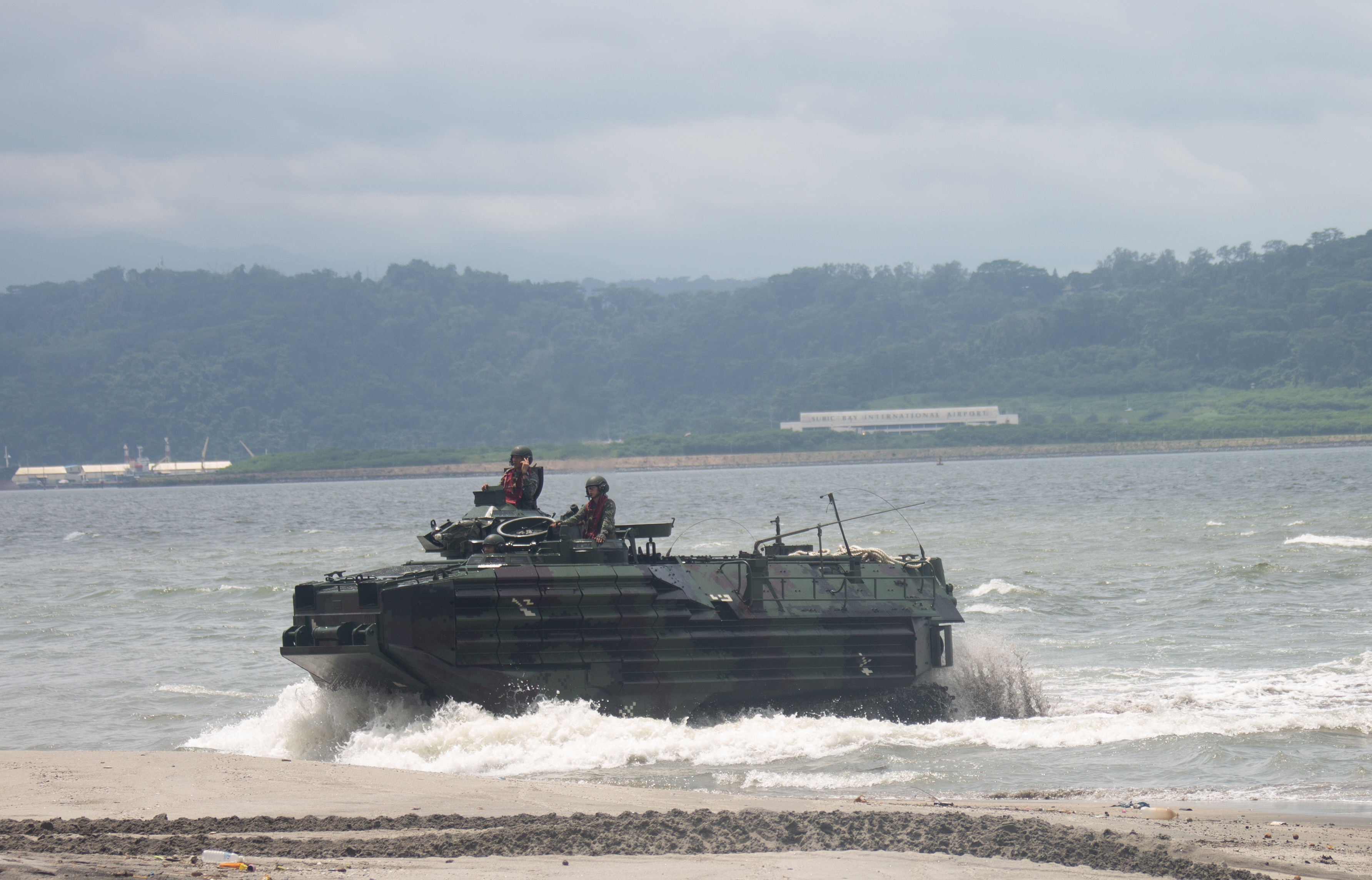U.S. and Philippines Conduct Assault Amphibious Vehicle Subject Matter ...