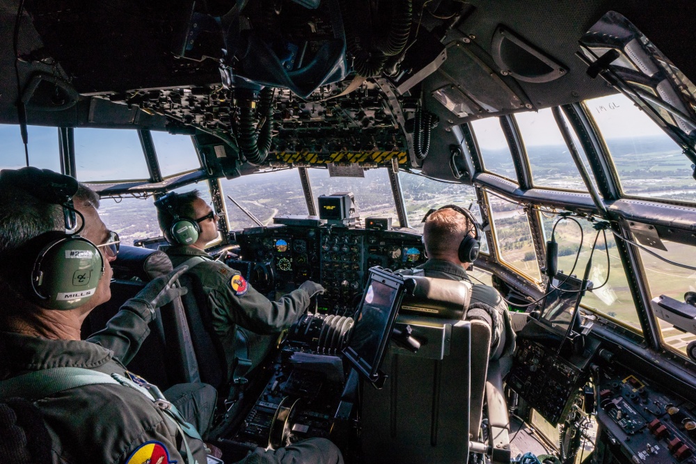 MO ANG pilot returns to flight with one eye > Air National Guard ...