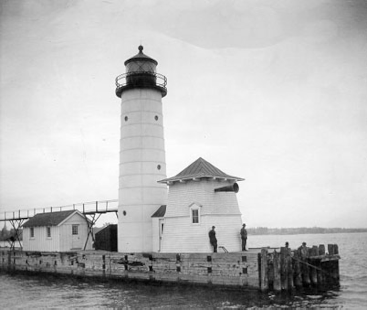 Kenosha Pierhead Light > United States Coast Guard > All