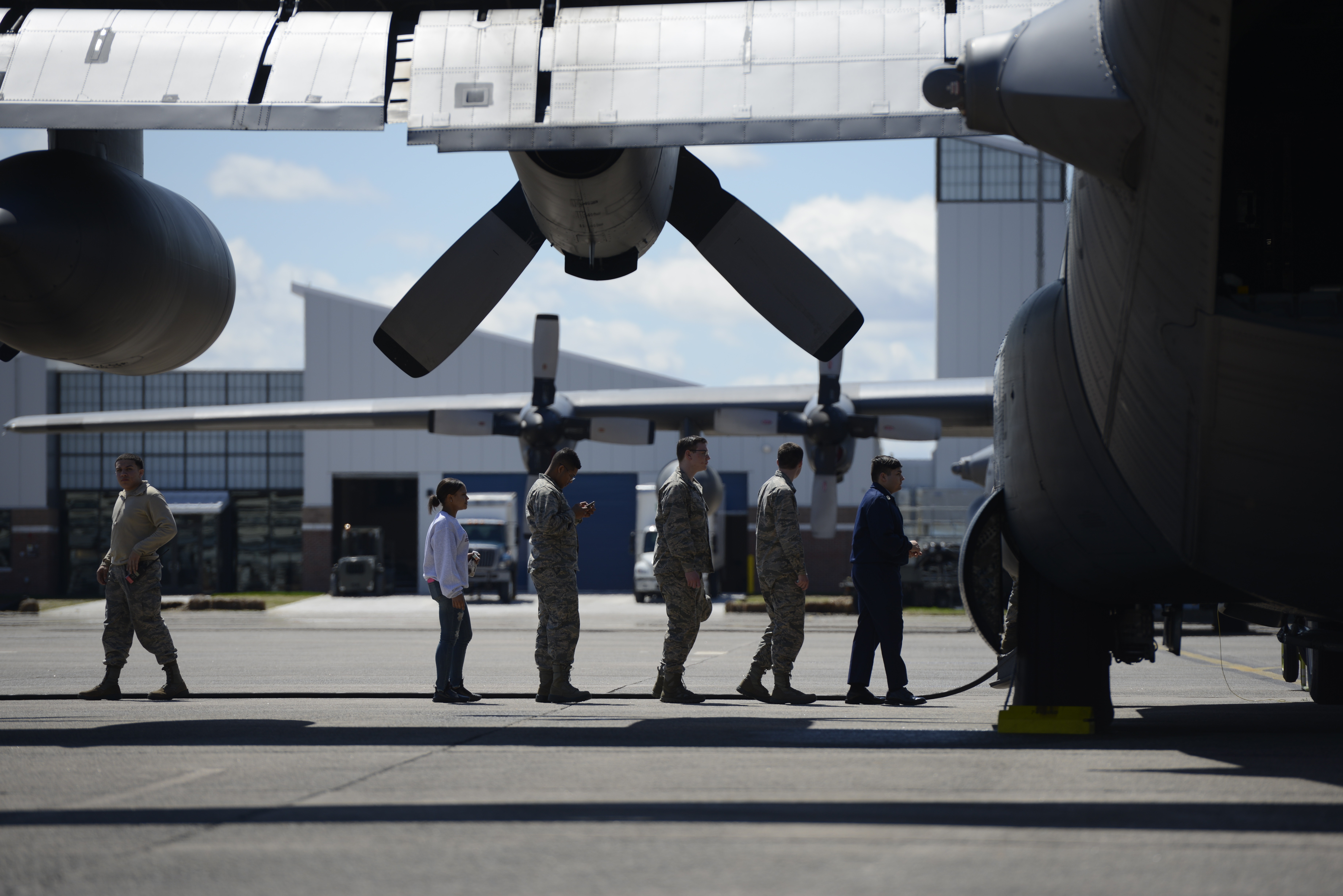 JROTC cadets become Flying Yankees for day > 103rd Airlift Wing ...
