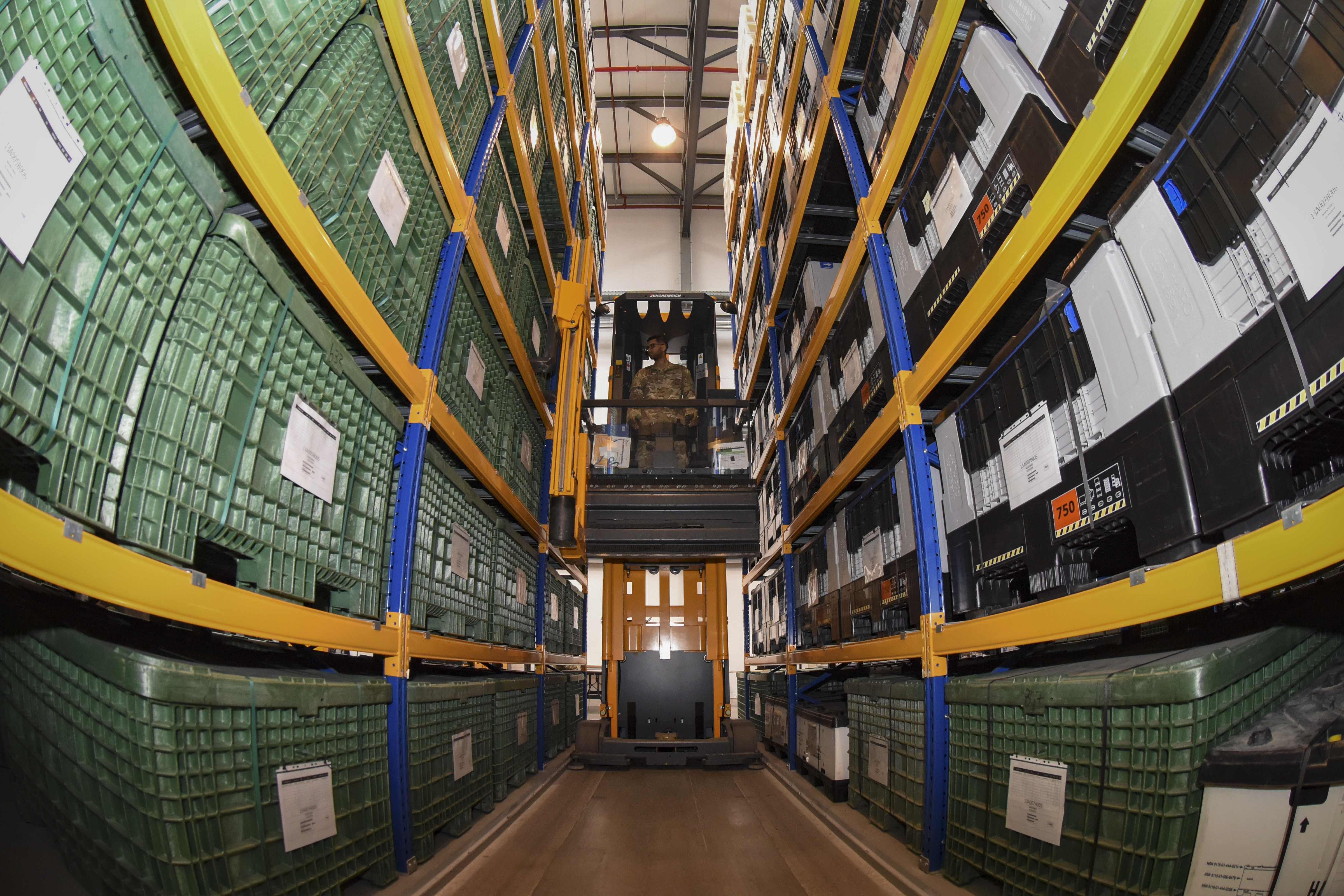 86 LRS gears up for 86 AW Exercise Operation Varsity 19-03 > Ramstein ...