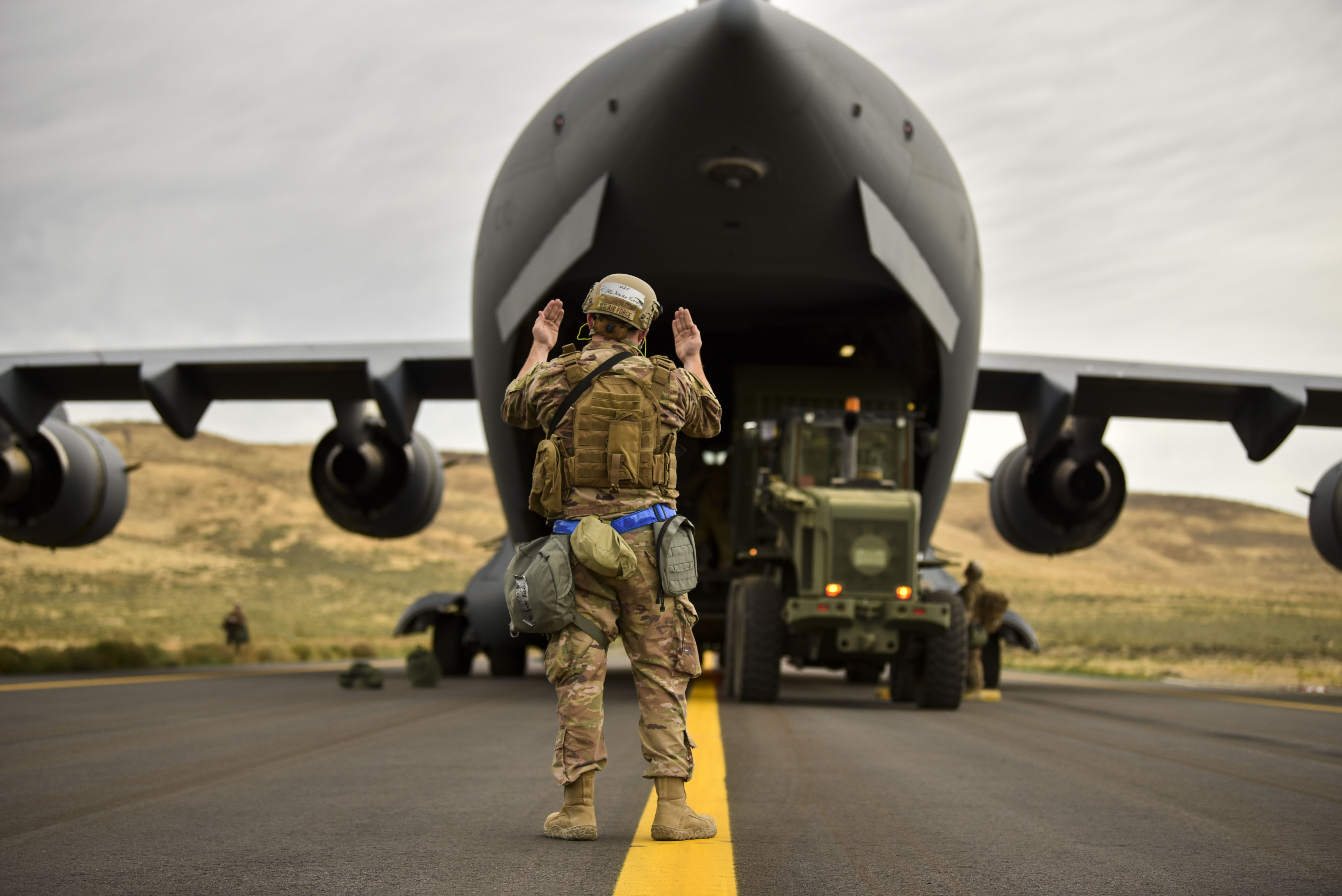 Airmen, U.S. Army participate in Joint Forcible Entry exercise > Air ...