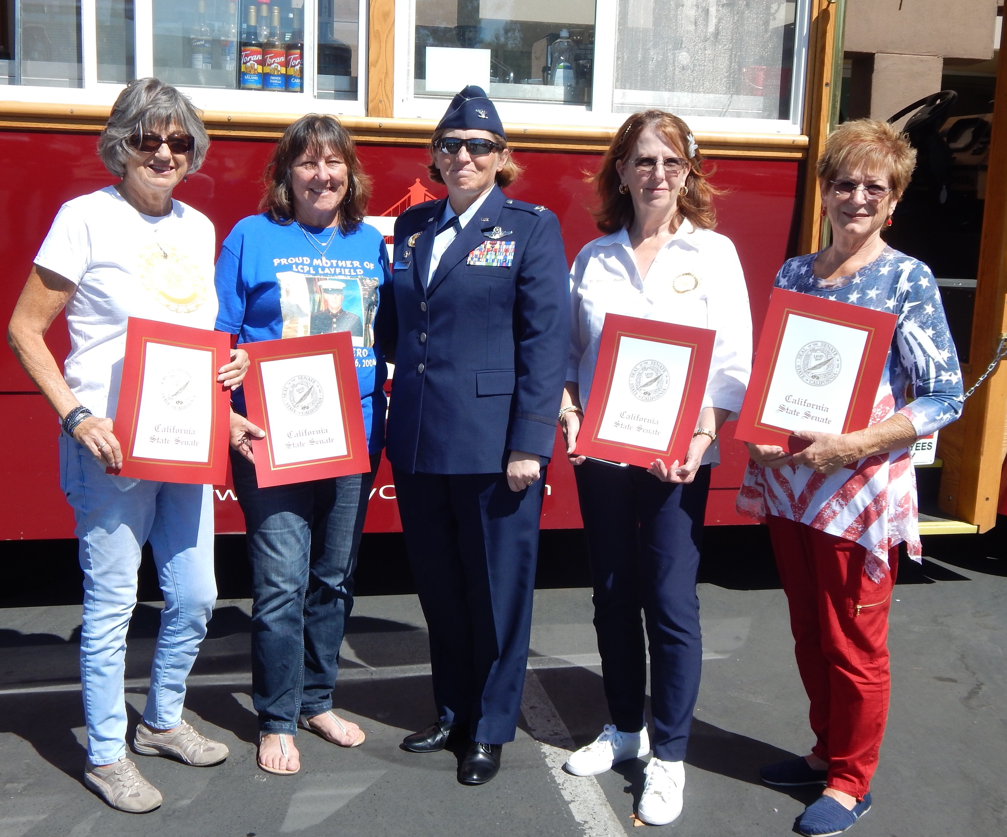 Col. Williams and Gold Star parents of Marine Lance Corporal travis ...