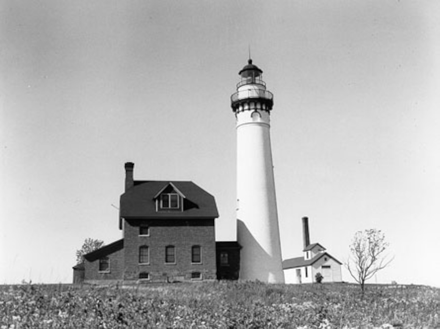 Lighthouse Dark Trim