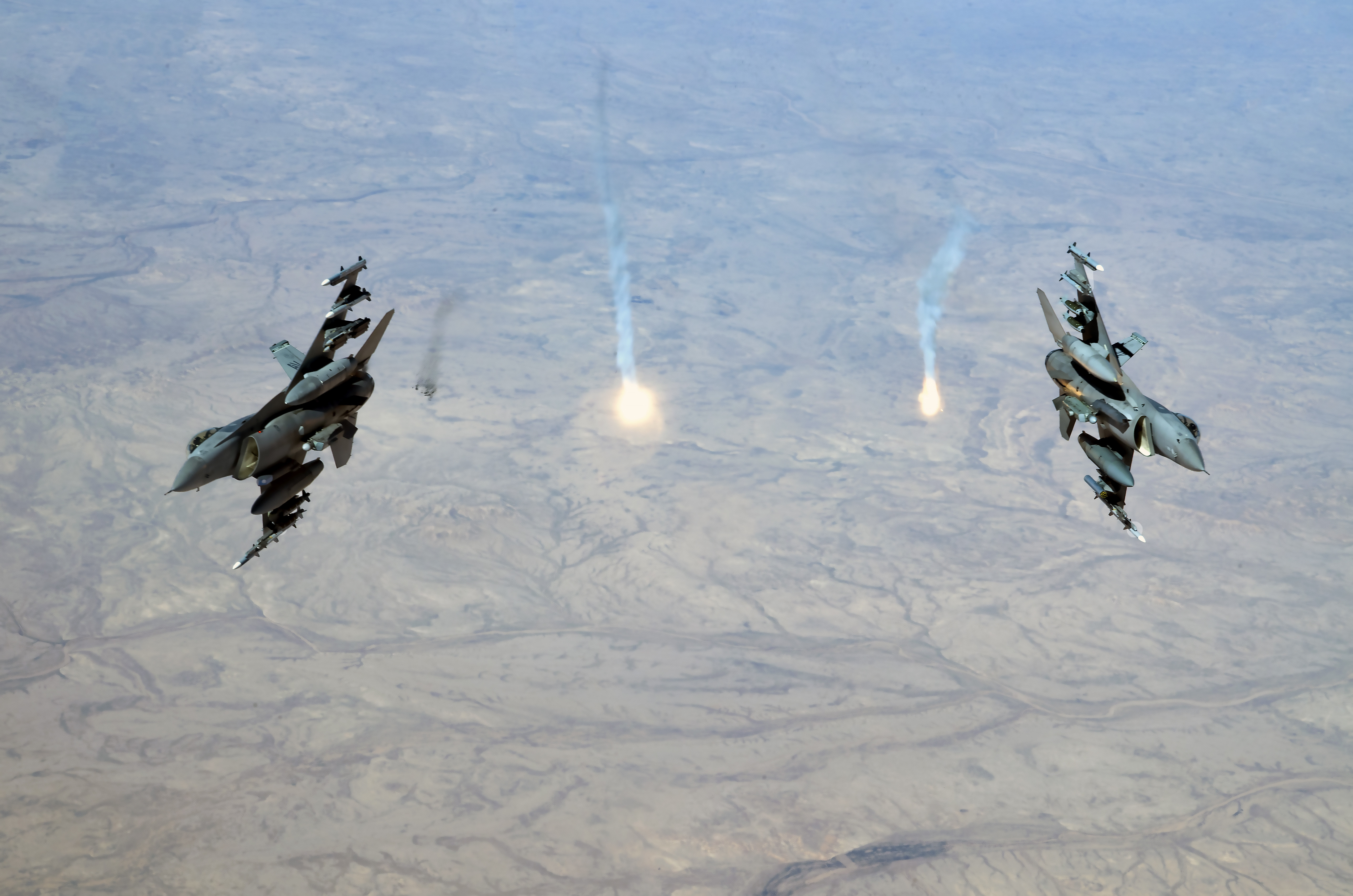 28th EARS refuels F-16s over Iraq
