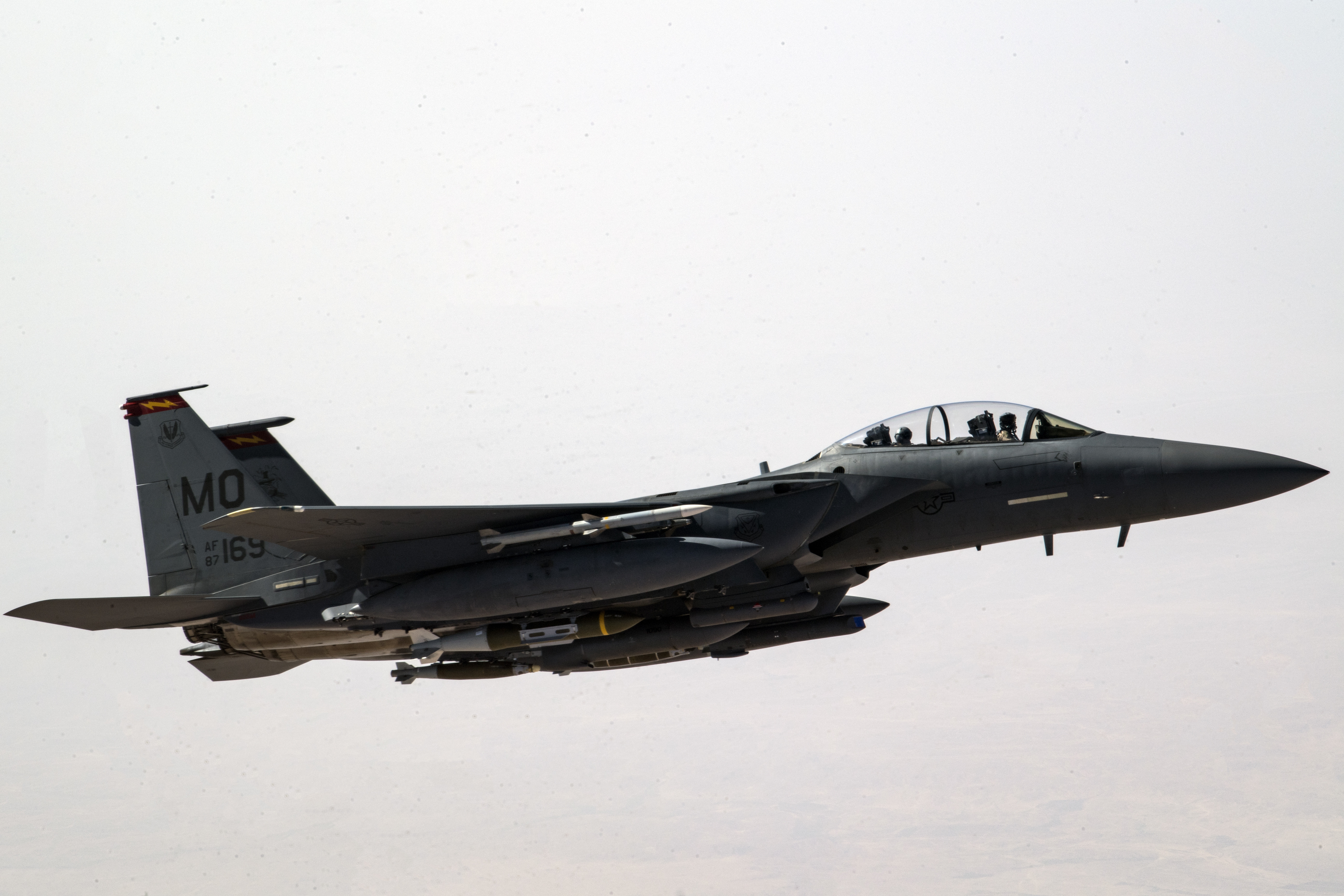Strike Eagles get refueled over Iraq