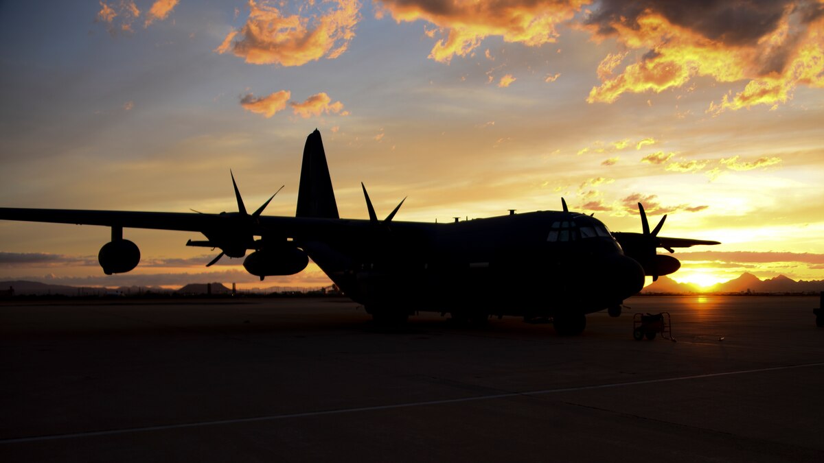 Flight line Friday: Sunset Edition > Davis-Monthan Air Force Base ...