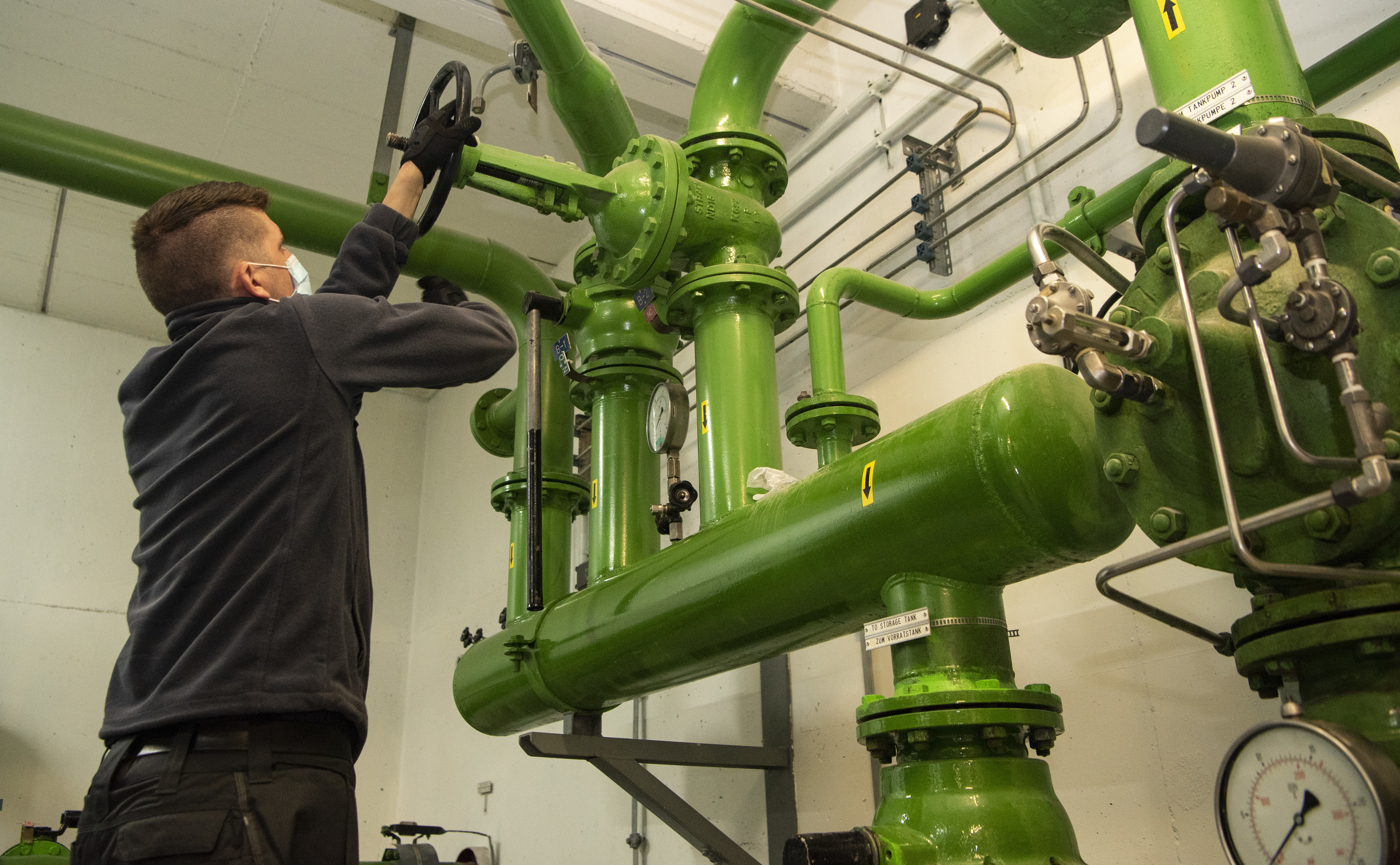 52nd LRS POL stay mission ready > U.S. Air Forces in Europe - Air ...