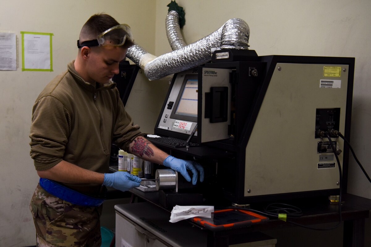 8th MXS NDI, below the surface > Air Force Safety Center > Article Display