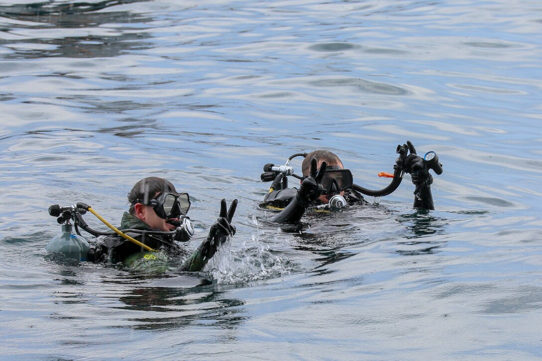 MRF untangles fishing line from USS Bataan propeller