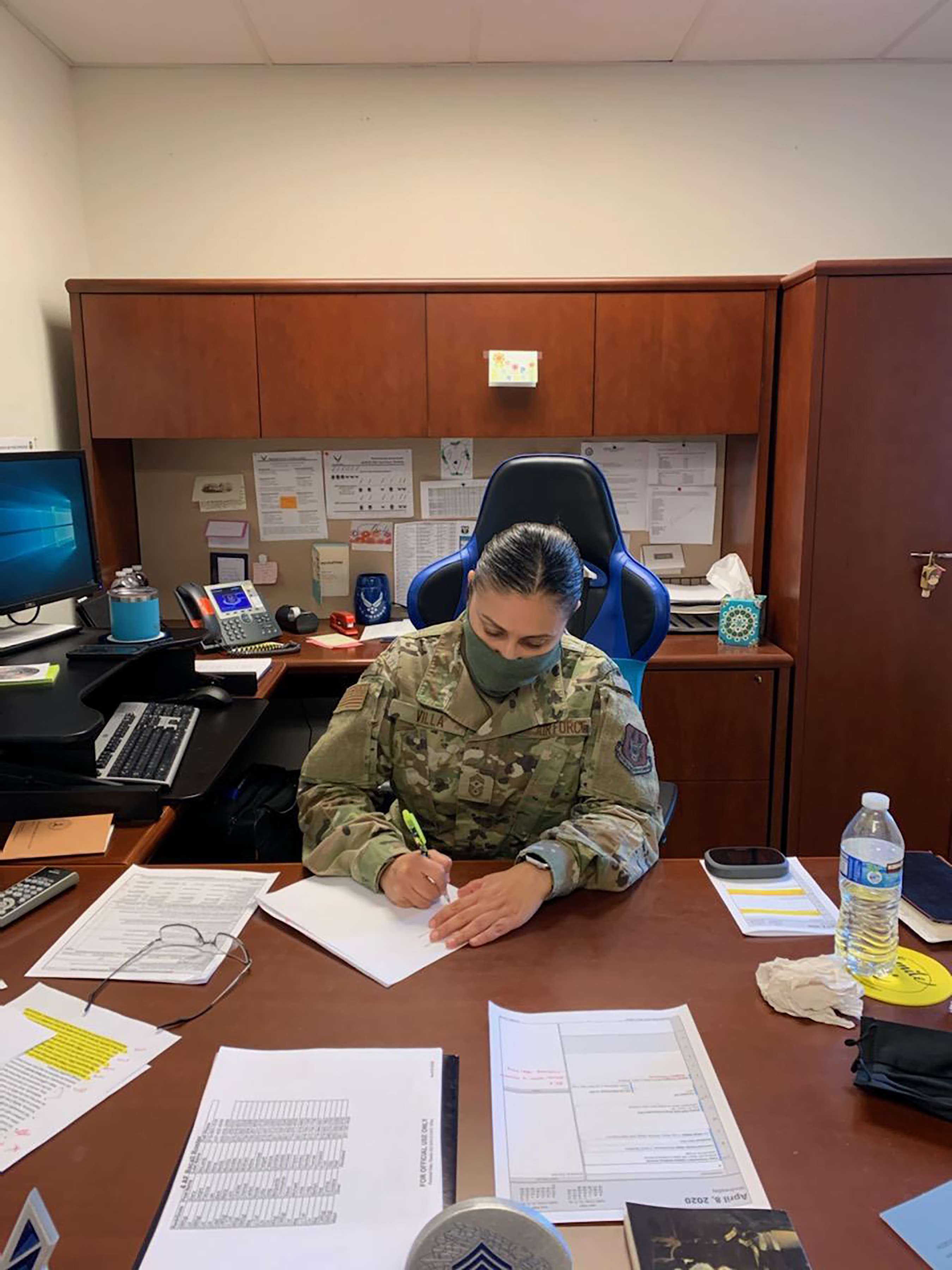 AFE, USO make masks for Team March > 4th Air Force > Article Display