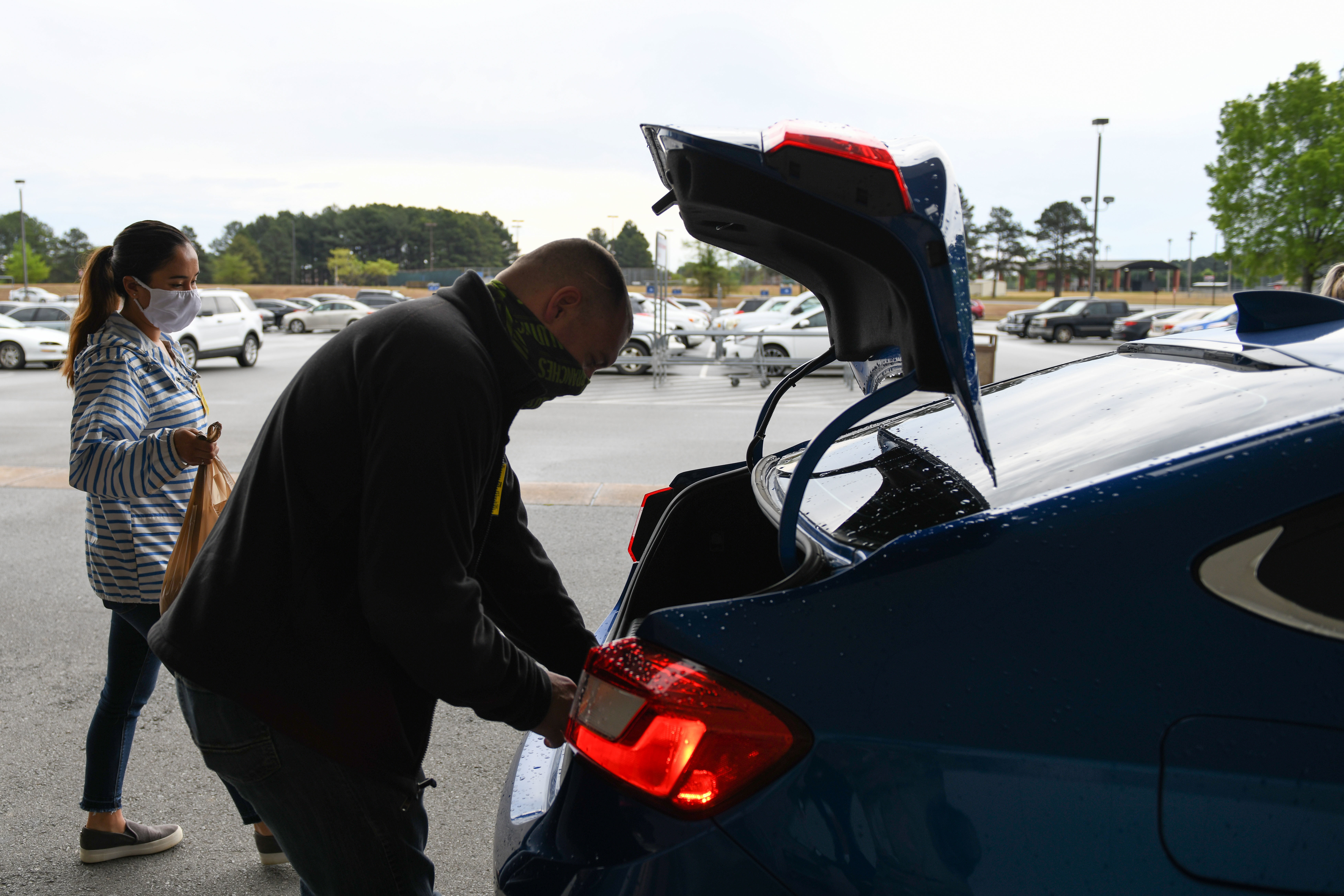 Agent Shopping Service: LRAFB Commissary offers other venues amid ...