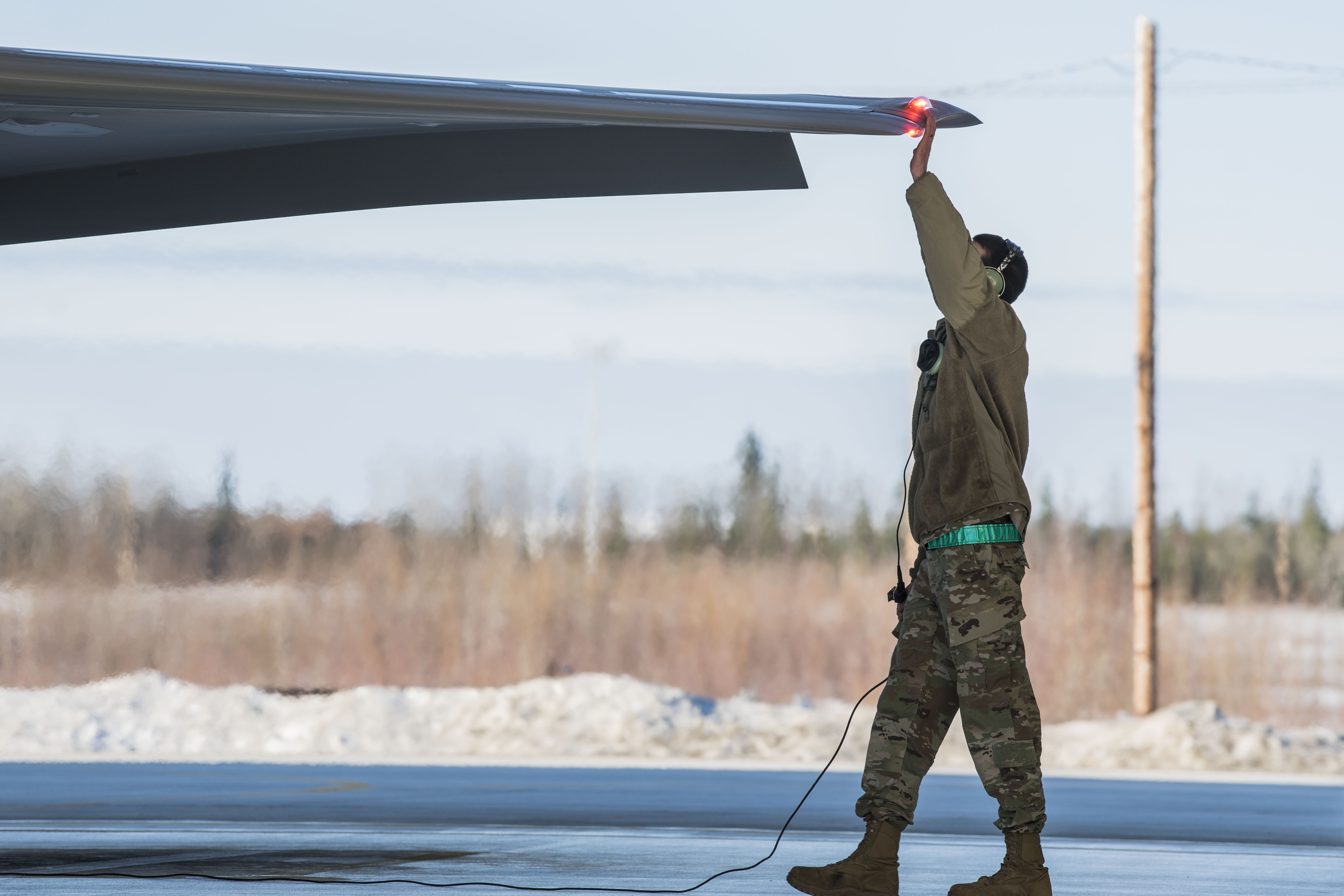 Lightning takes to the skies over Eielson AFB > Eielson Air Force Base ...