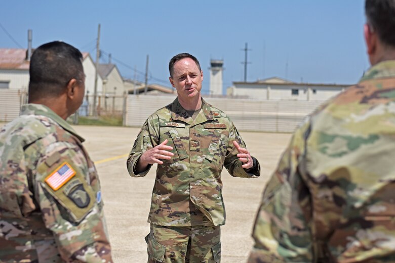 USFK leaders visit the Wolf Pack > Kunsan Air Base > News