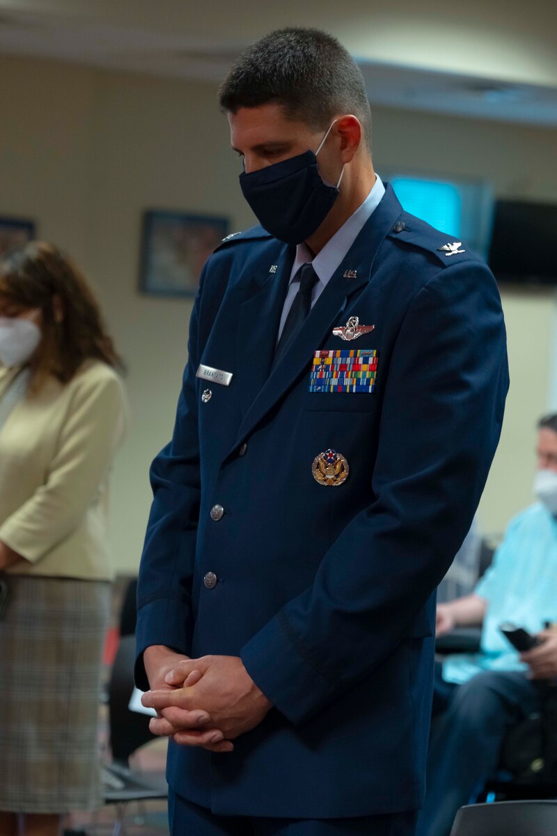 164th AW welcomes new commander > 164th Airlift Wing > Article Display