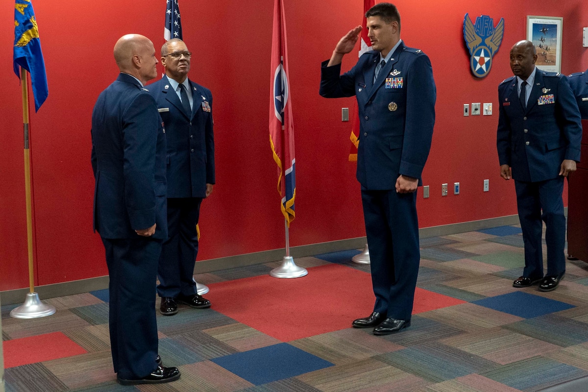 164th AW welcomes new commander > 164th Airlift Wing > Article Display