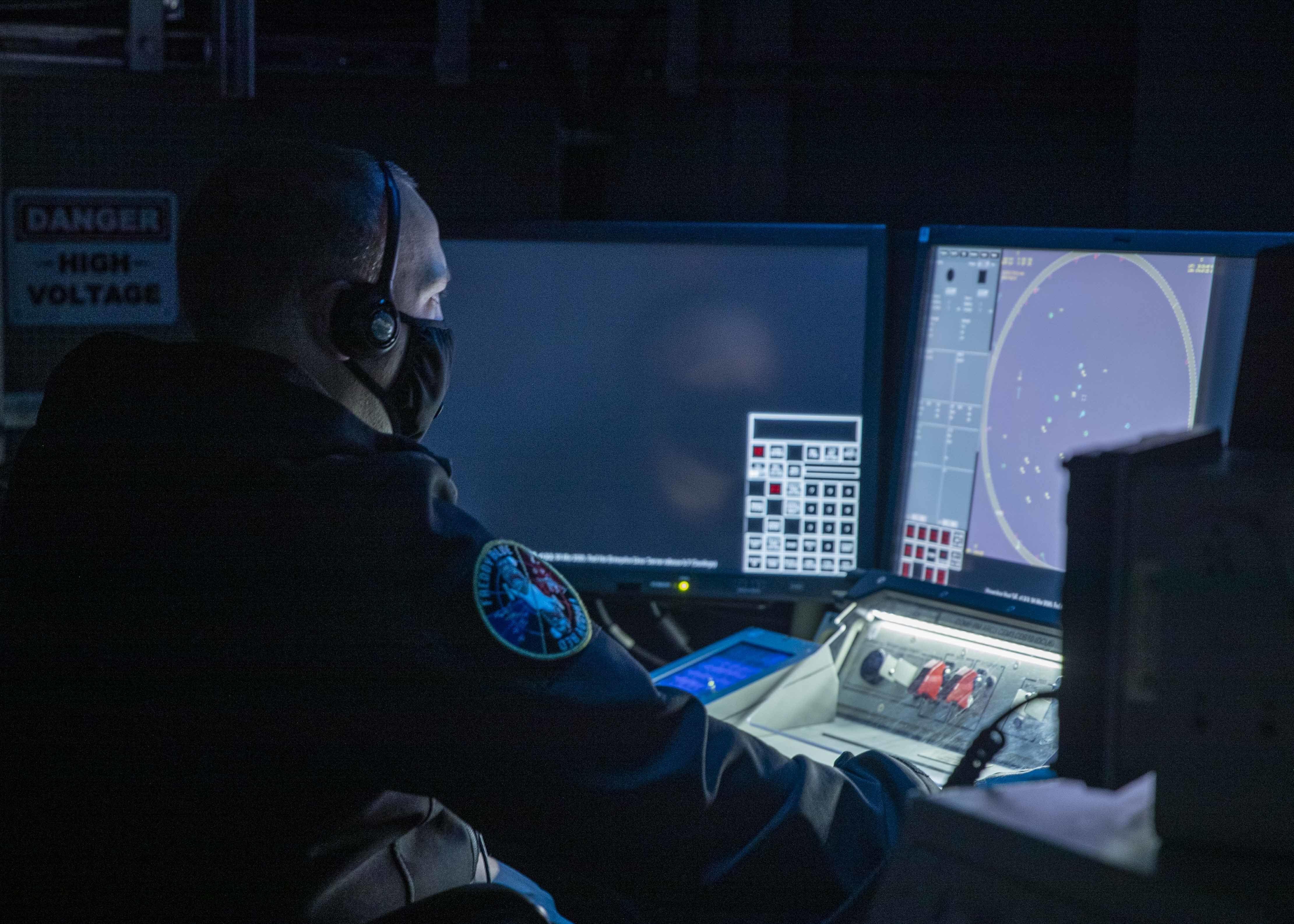 Ford Conducts First Air Intercept Control Event > United States Navy ...