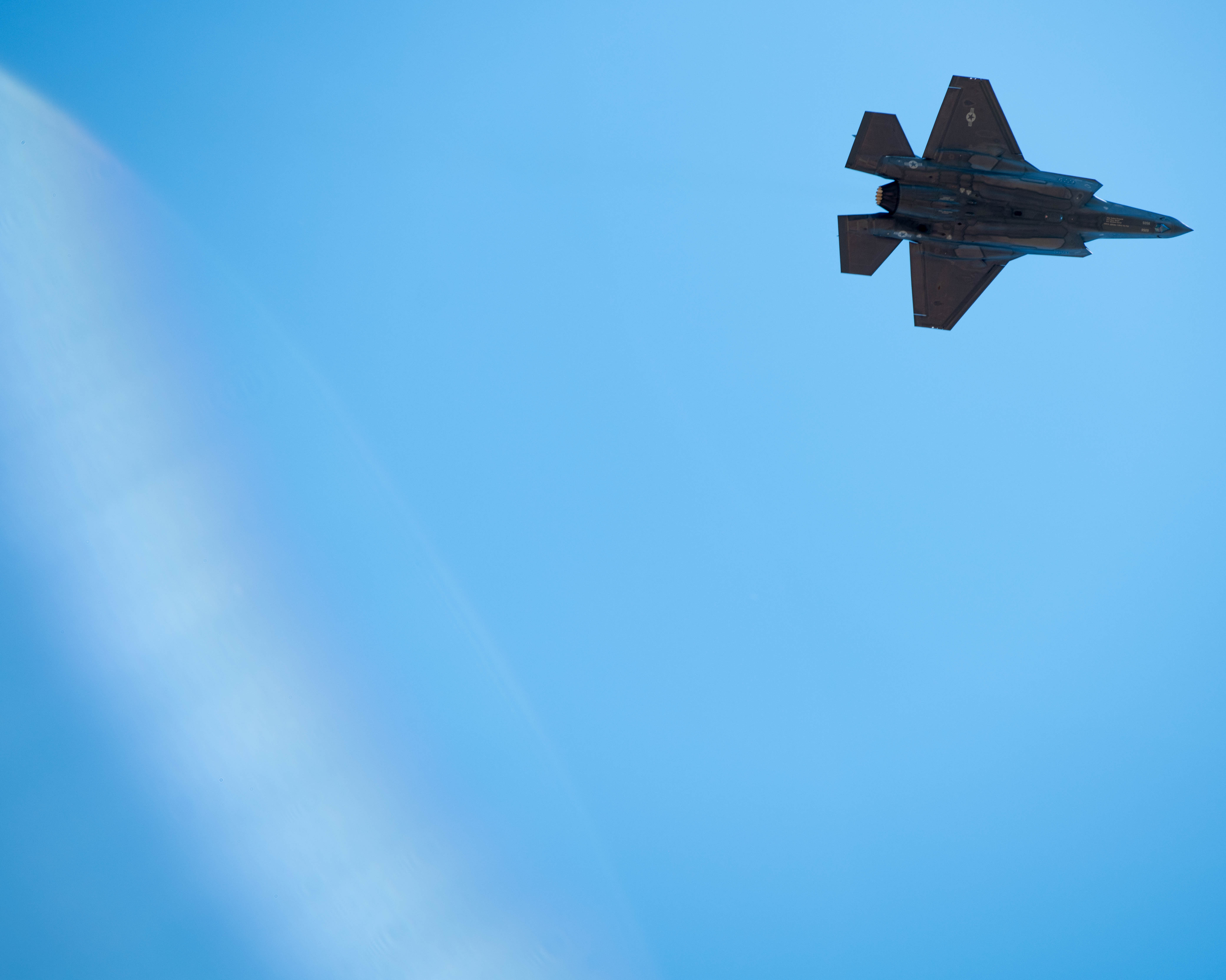 Aircraft soaring over Luke AFB > Luke Air Force Base > Article Display