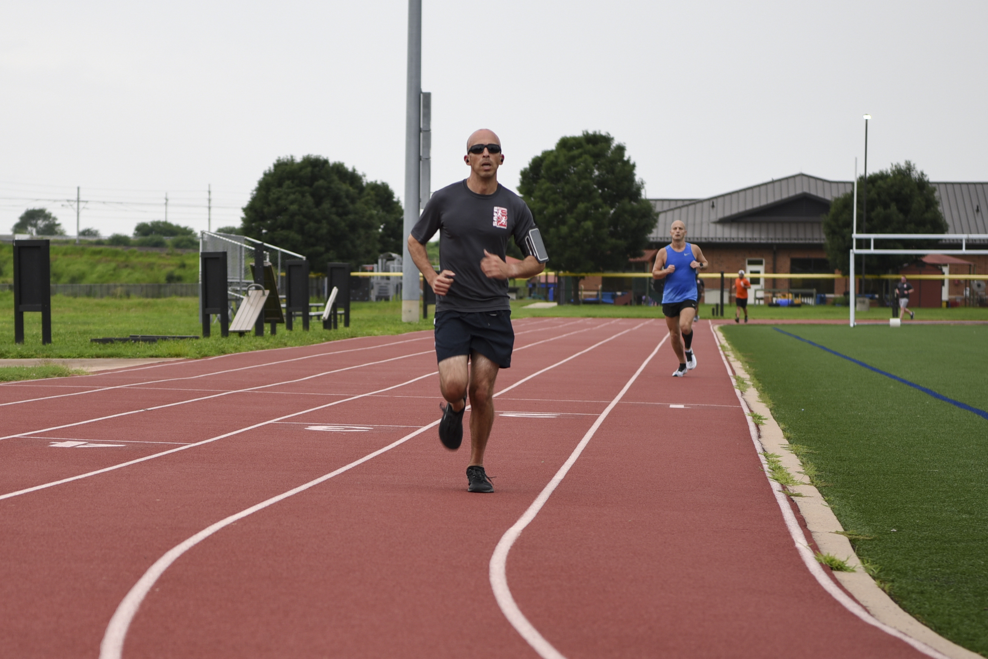 Running toward virtual excellence > 932nd Airlift Wing > Article Display