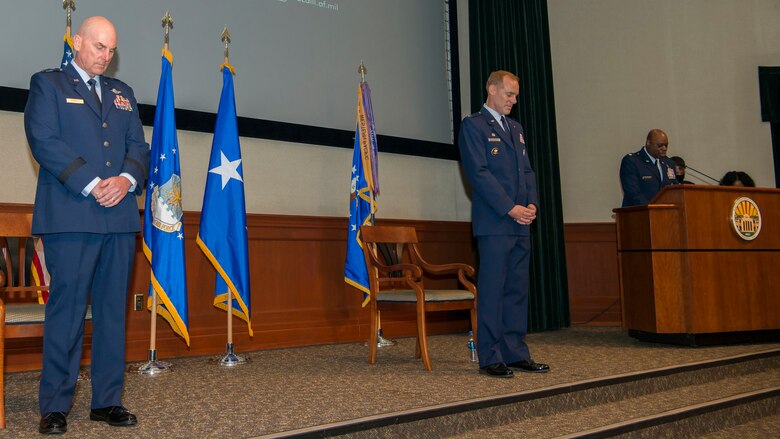Col. Benjamin Jonsson assumes command of 6th ARW > MacDill Air Force ...