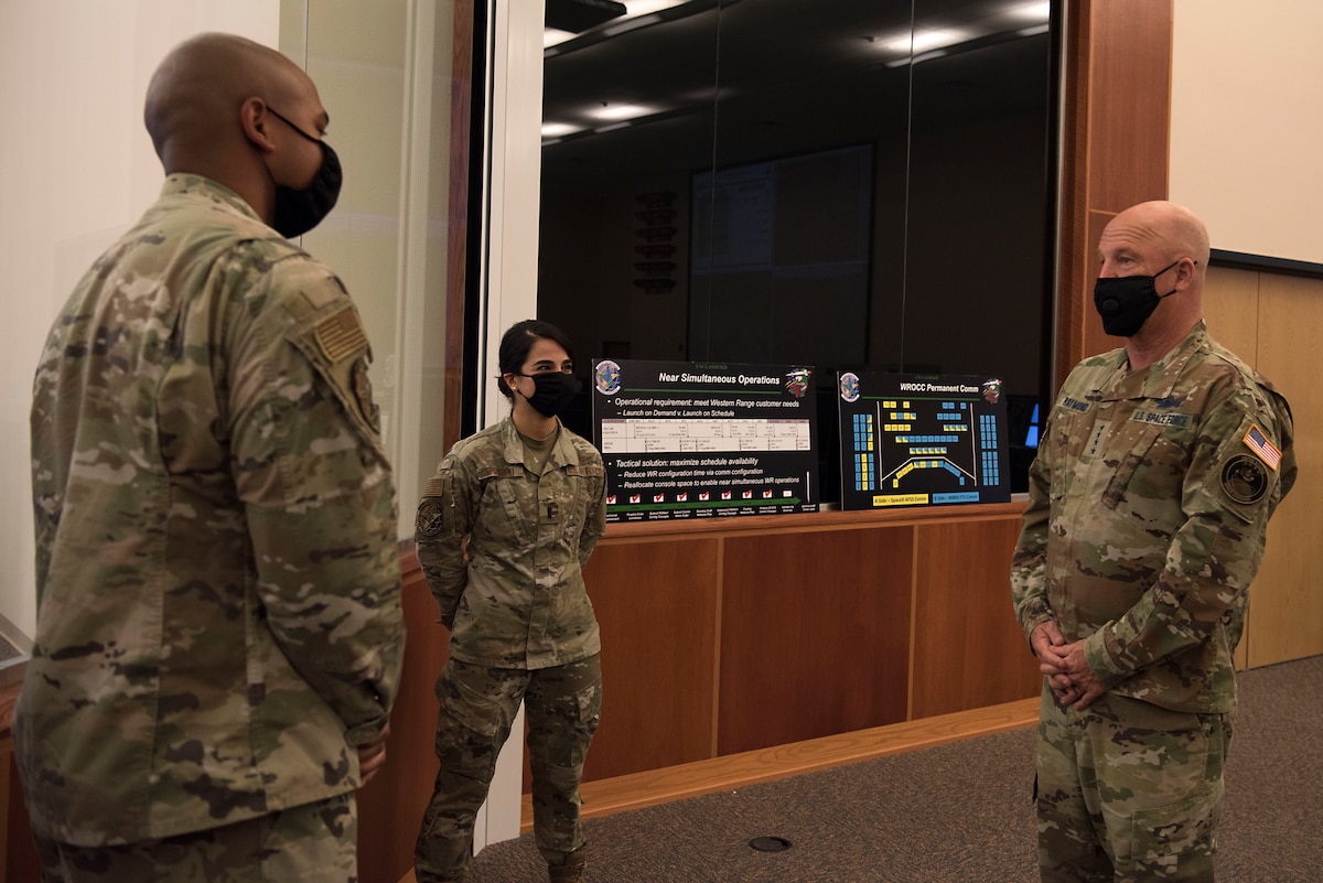 CSO visits VAFB during MMIII launch > 20th Air Force > Article Display