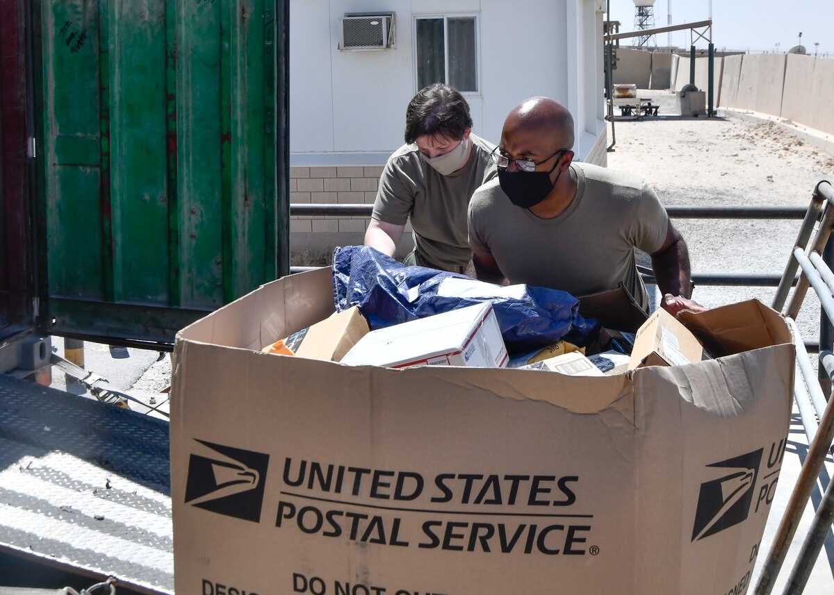We’re all Airmen; 386th EMSG commander assists mailroom > U.S. Air ...