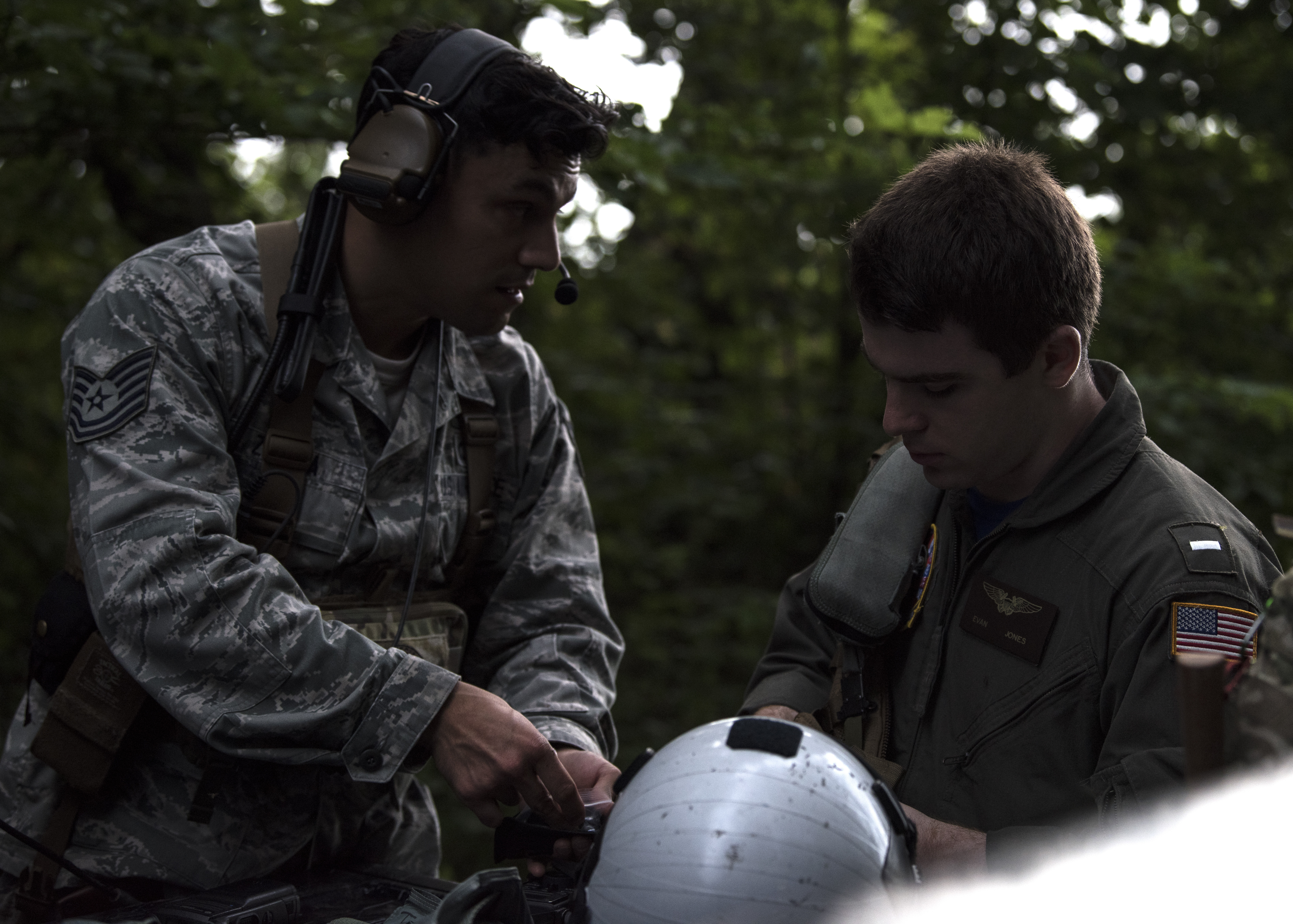 U.S. Navy, Air Force Conduct Joint Integrated Training in FDNF > 5th ...