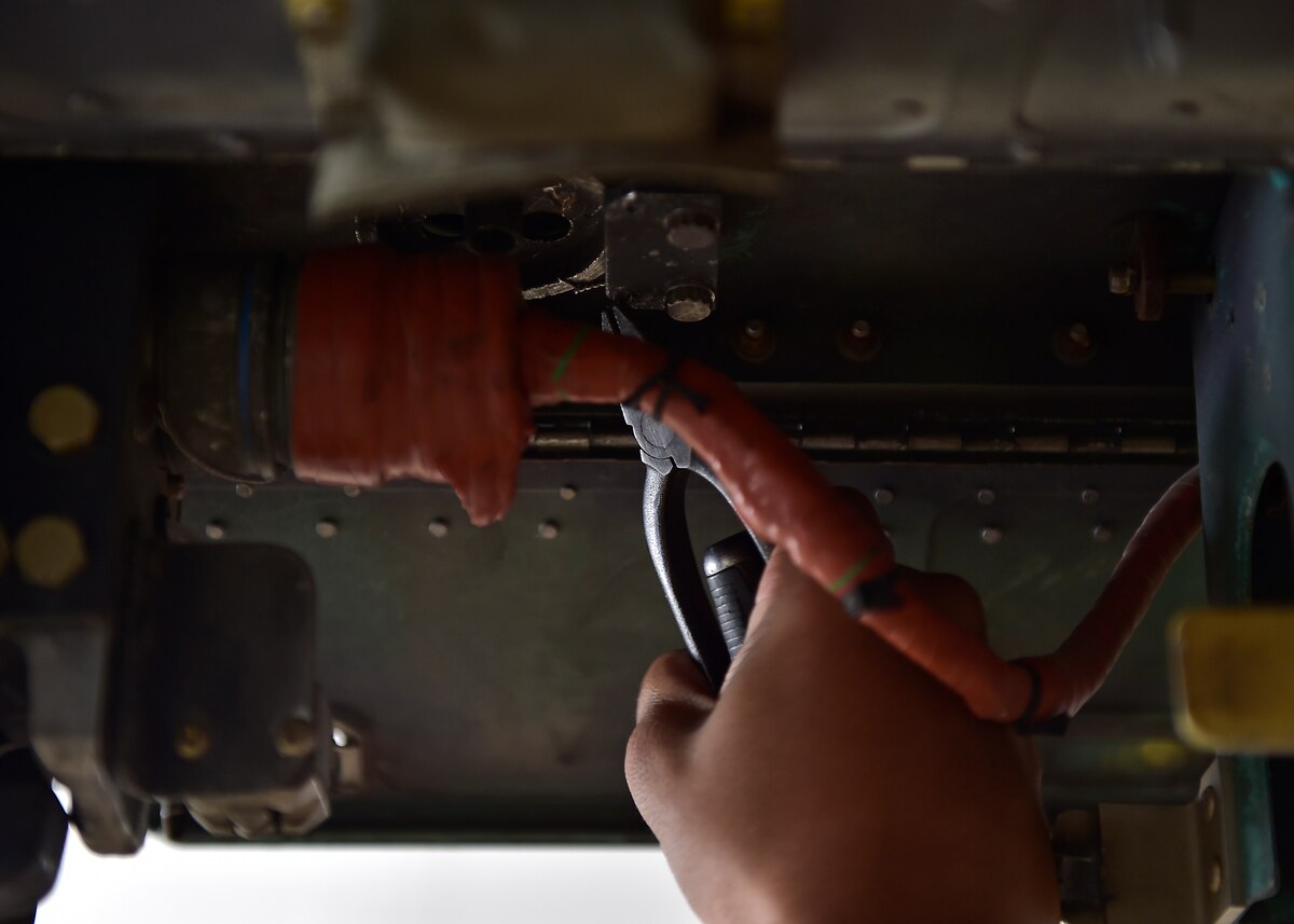 Weapons Airmen remove pylon for routine inspection > U.S. Air Forces ...