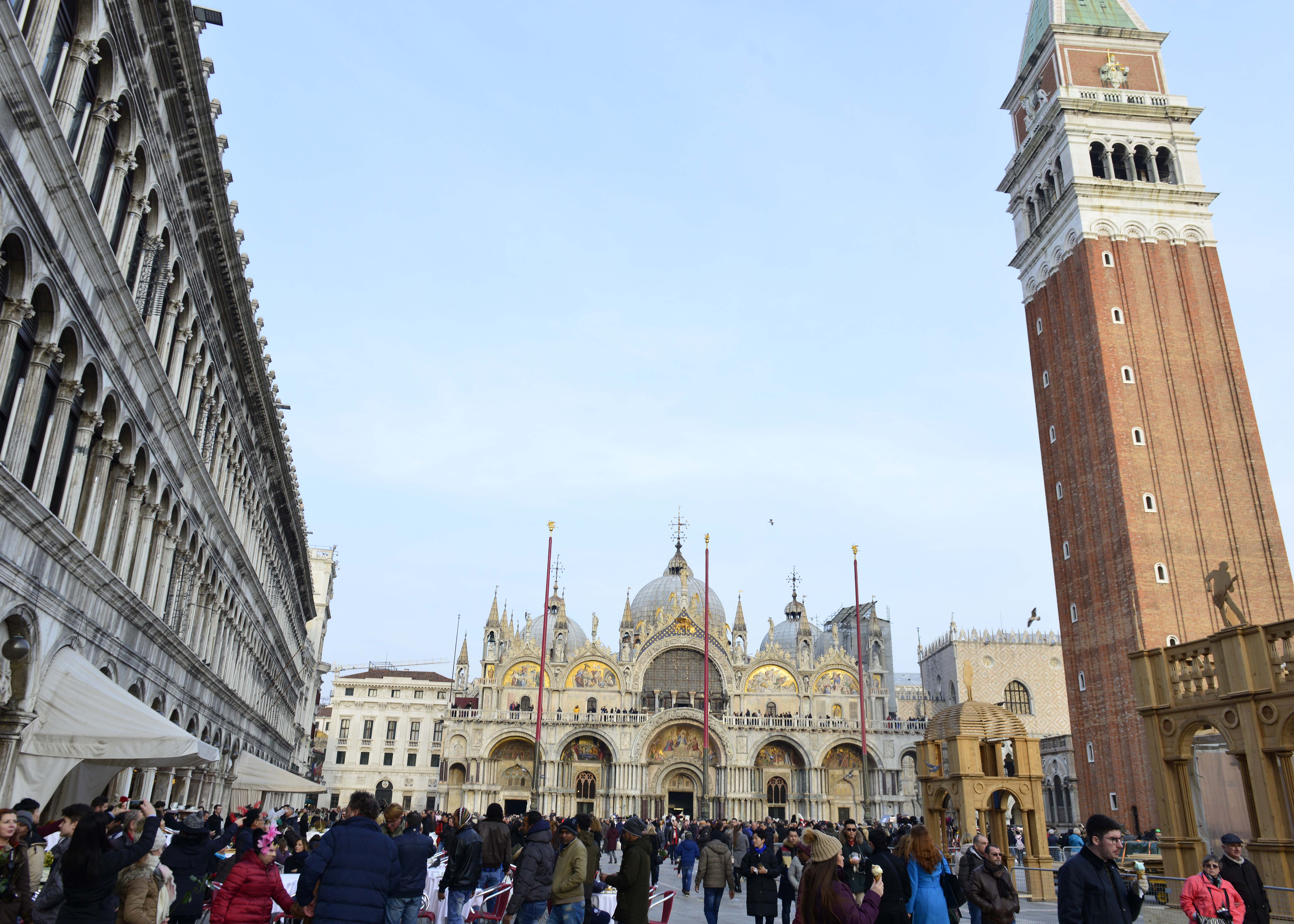 Destinations: Venice, The Floating City > Aviano Air Base > Display