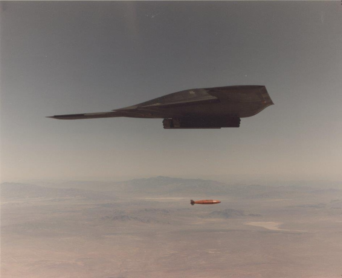 September 17, 1992: B-2 Rotary Launcher Testing > Air Force Test Center ...