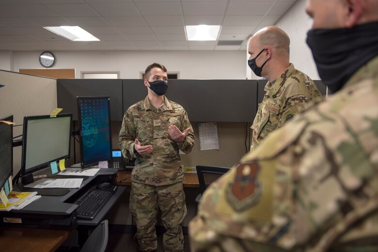49th Wing leadership visits 49th Comptroller Squadron > Holloman Air ...