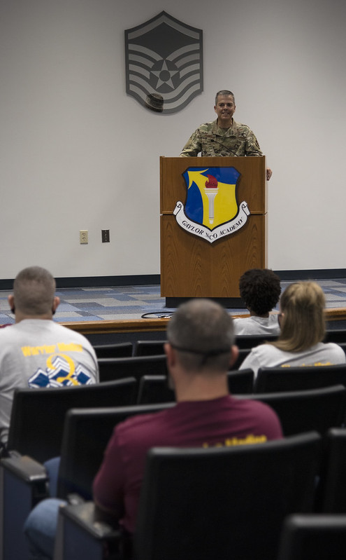 59th Medical Wing command team speaks at SNCO seminar > 59th Medical ...